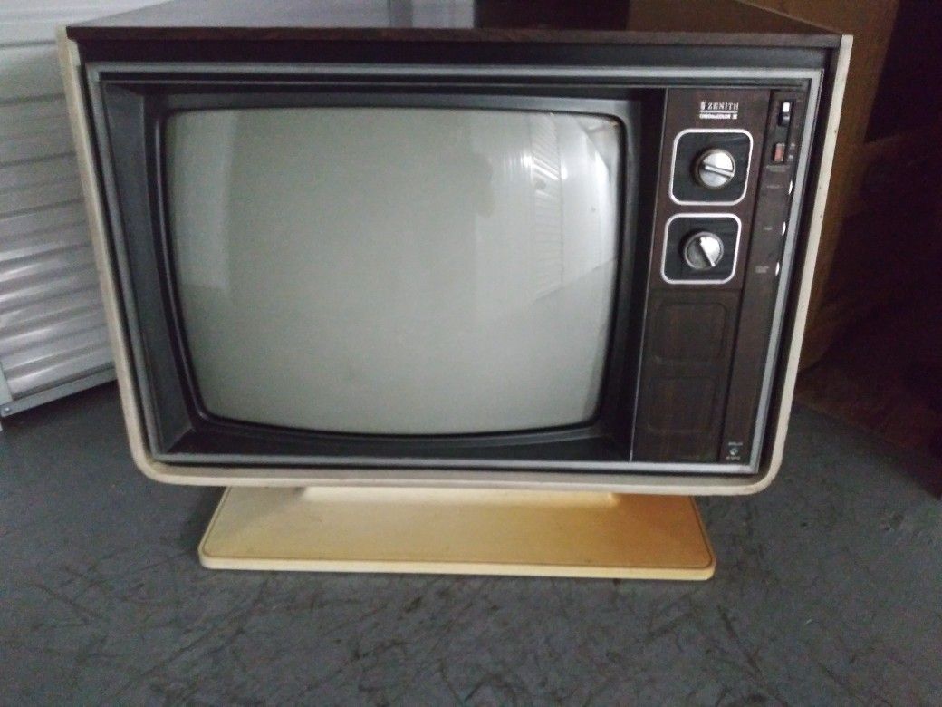 1973 Zenith chromacolor II color television for Sale in Huntington ...