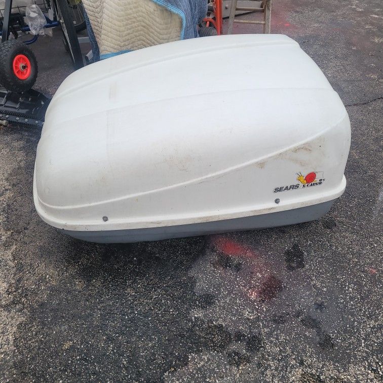 Cargo Roof Box Sears With Lock And Key Size 4'×3'×2'. for Sale in ...