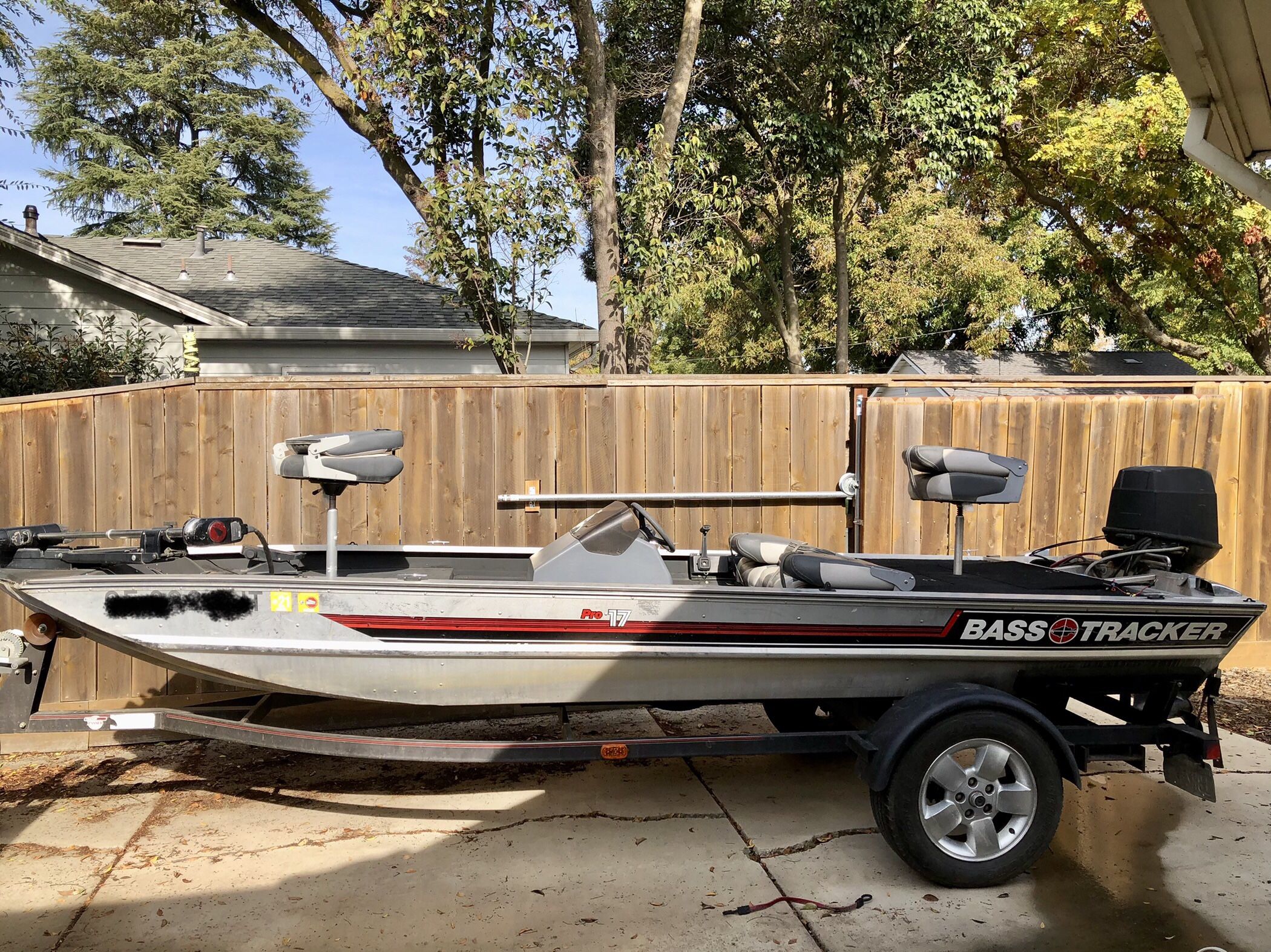 17ft Bass Tracker for Sale in Stockton, CA - OfferUp