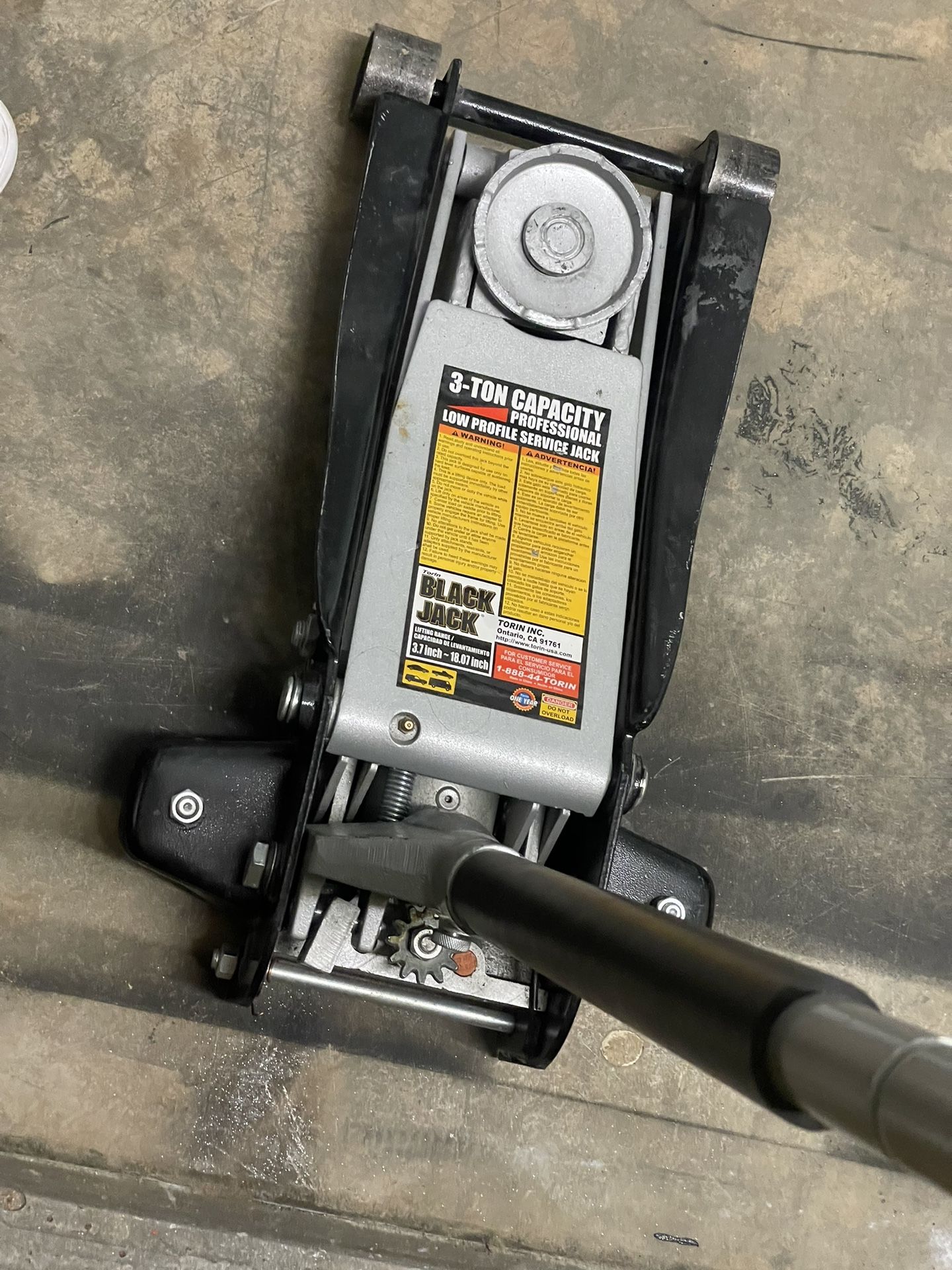 Torin Black Jack Hydraulic Low Profile Steel Racing Floor Jack 3 Ton ...
