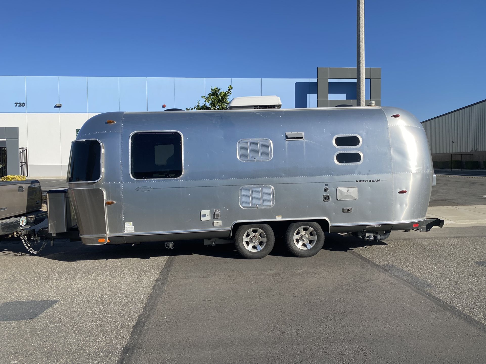 2010 airstream 23FB RV travel trailer damaged project for Sale in ...