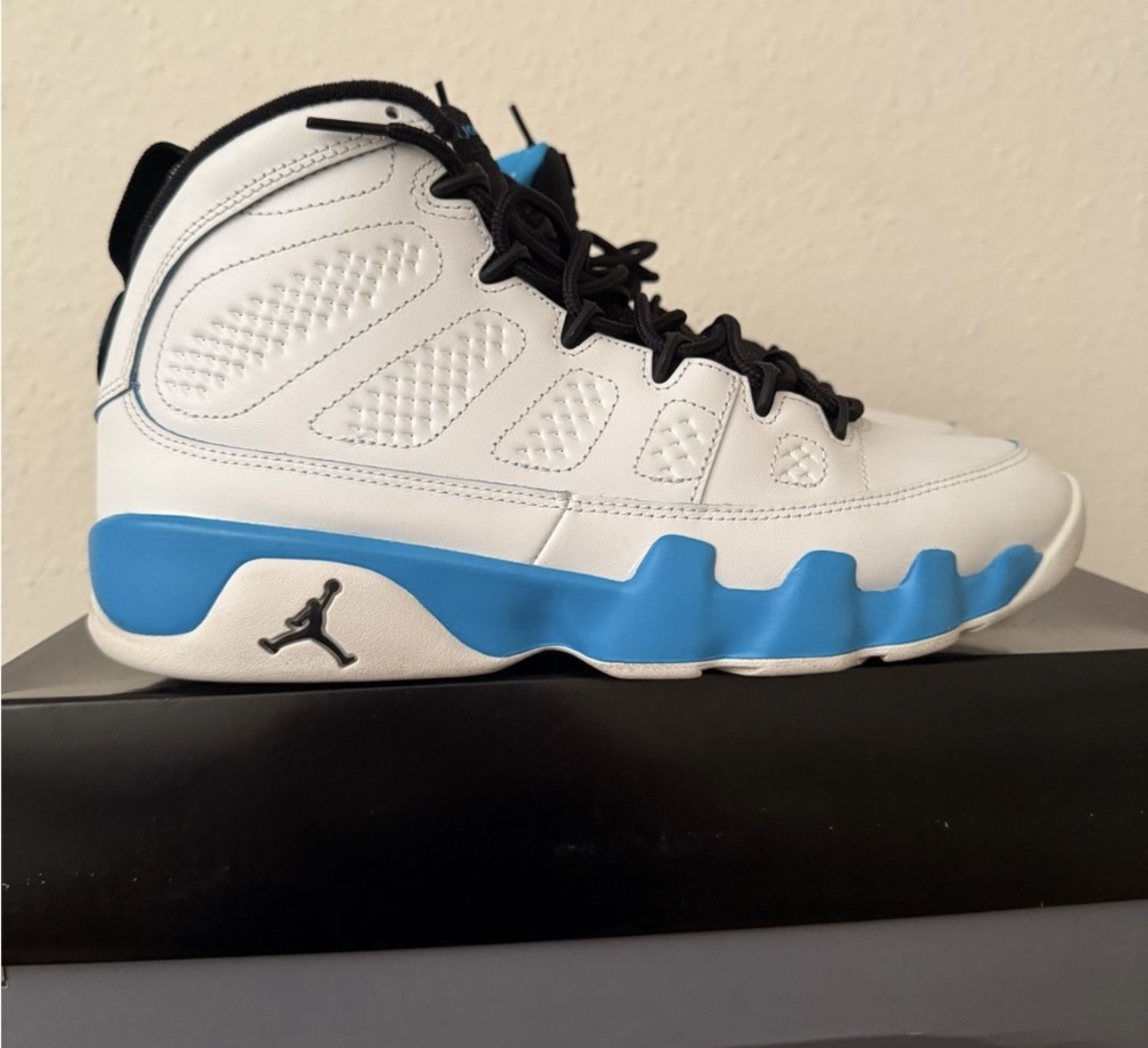 Air Jordan White And Blue for Sale in Houston, TX - OfferUp
