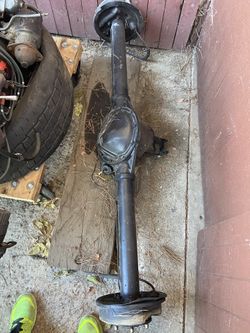 10 Bolt Chevy Rear End for Sale in Long Beach, CA - OfferUp
