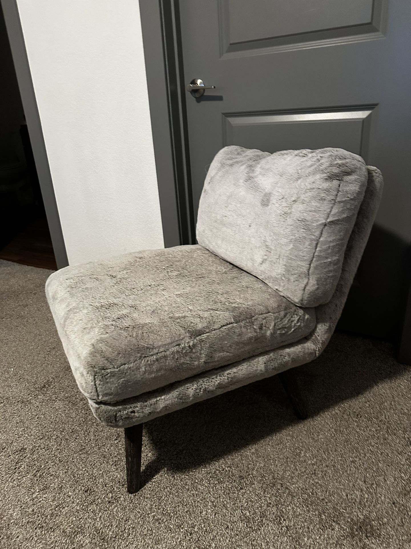 Fuzzy Gray Chair for Sale in Gilbert, AZ - OfferUp