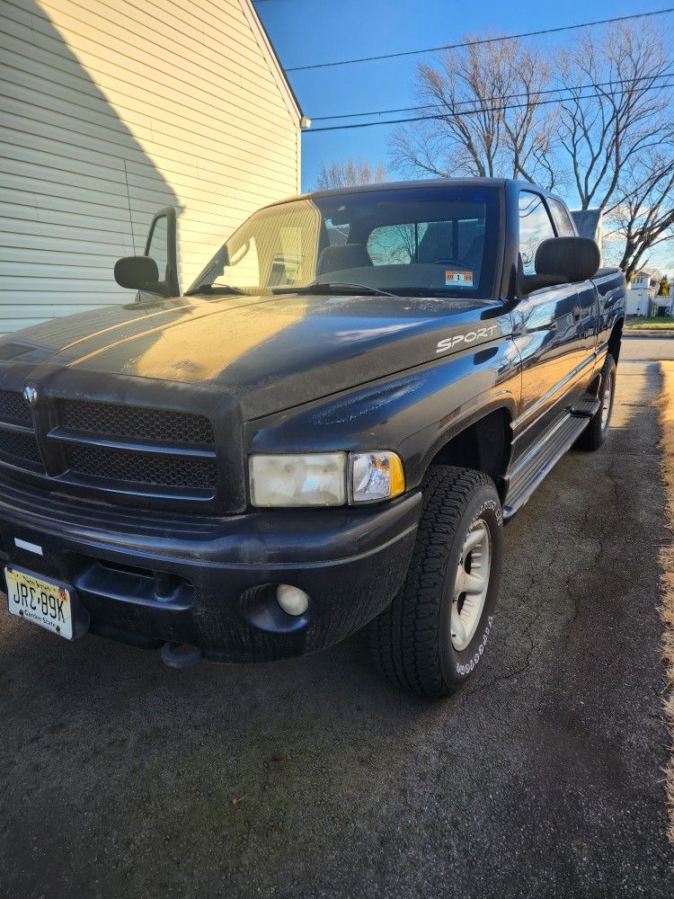 2000 Dodge Ram 1500 for Sale in Garfield, NJ - OfferUp