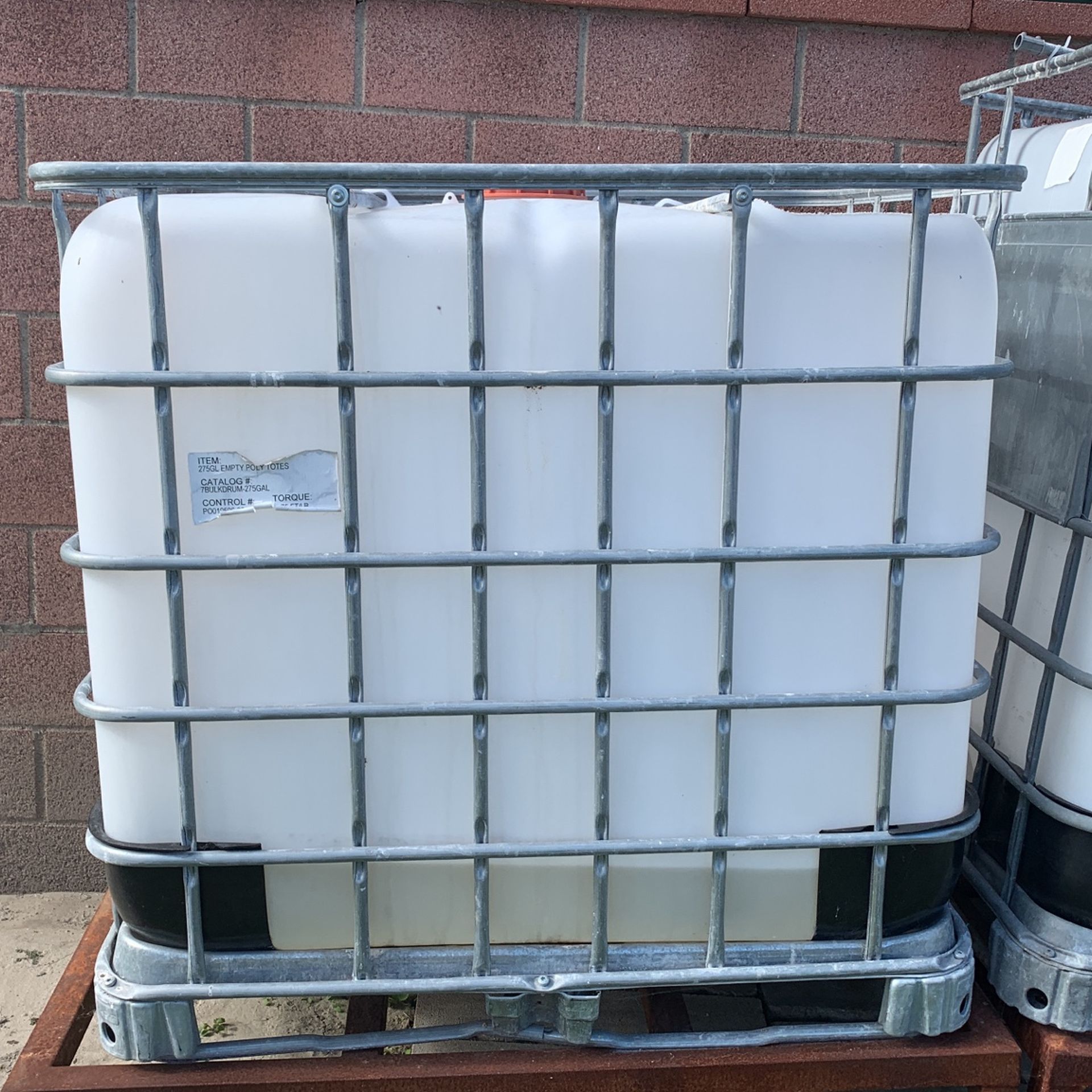 275 And 300 Gallon Poly tote/barrel/resevoir for Sale in Garden Grove ...