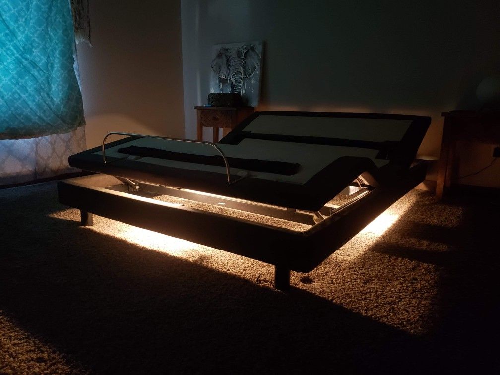 Serta Motion custom adjustable bed frame with bluetooth for Sale in ...