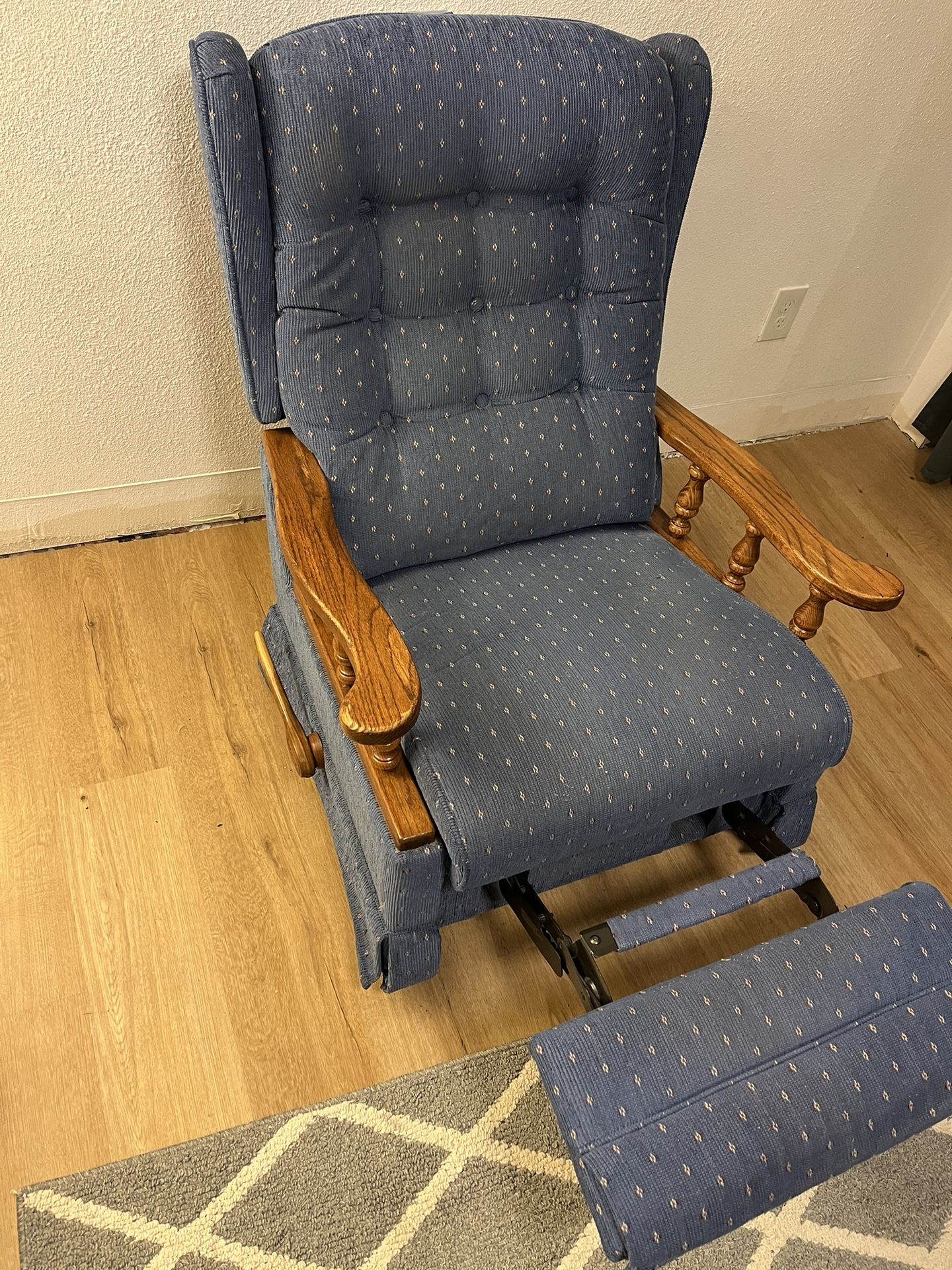 Blue Lazy Boy Recliner/Rocker for Sale in Federal Way, WA - OfferUp