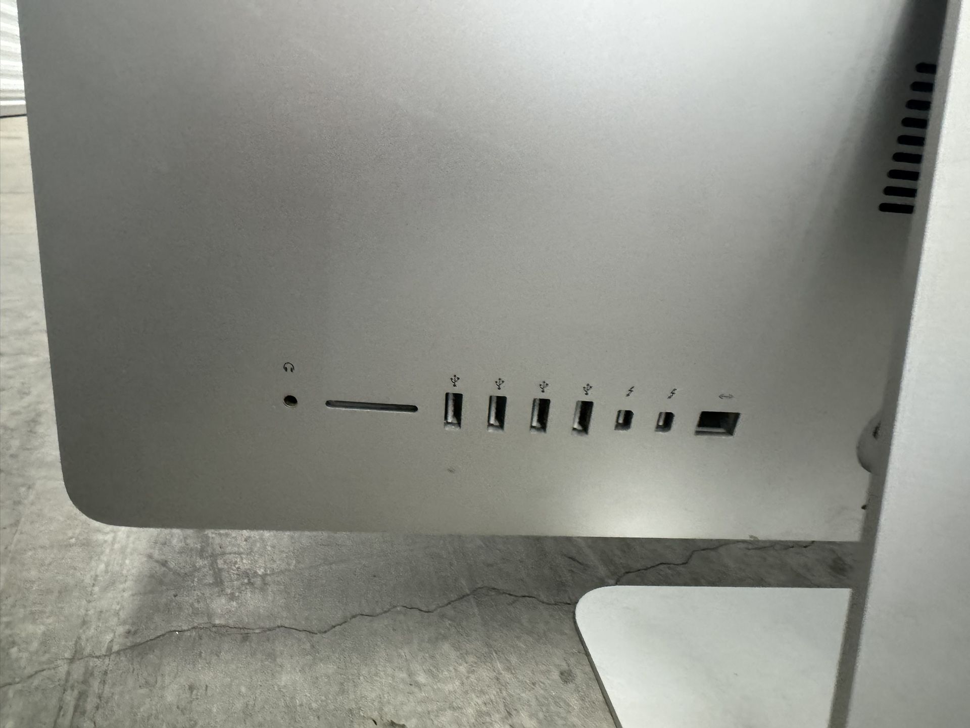 Apple Monitor for Sale in Jersey City, NJ - OfferUp