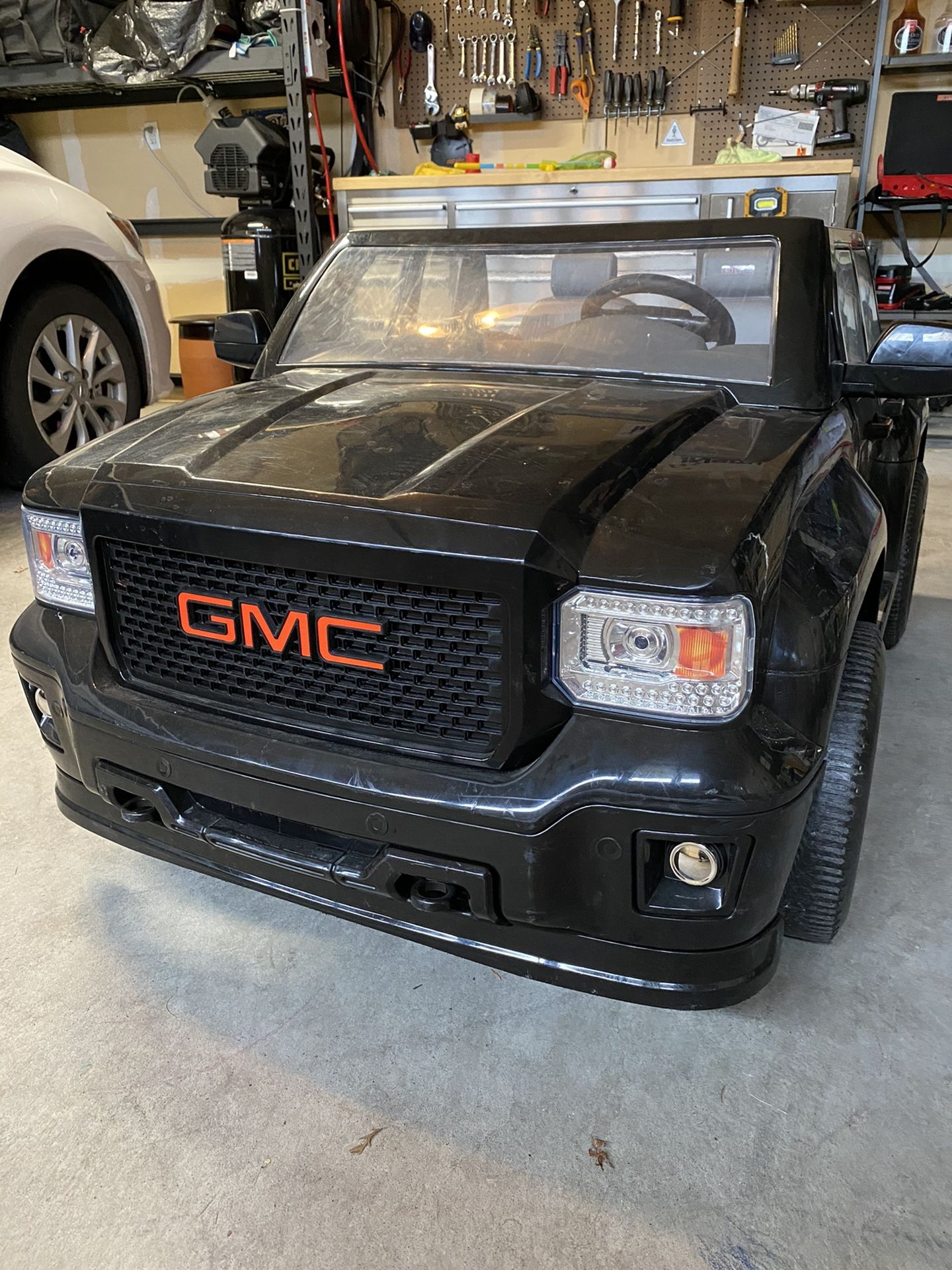 Rollplay GMC Sierra Denali 12 Volt Battery Powered ride-on vehicle for ...