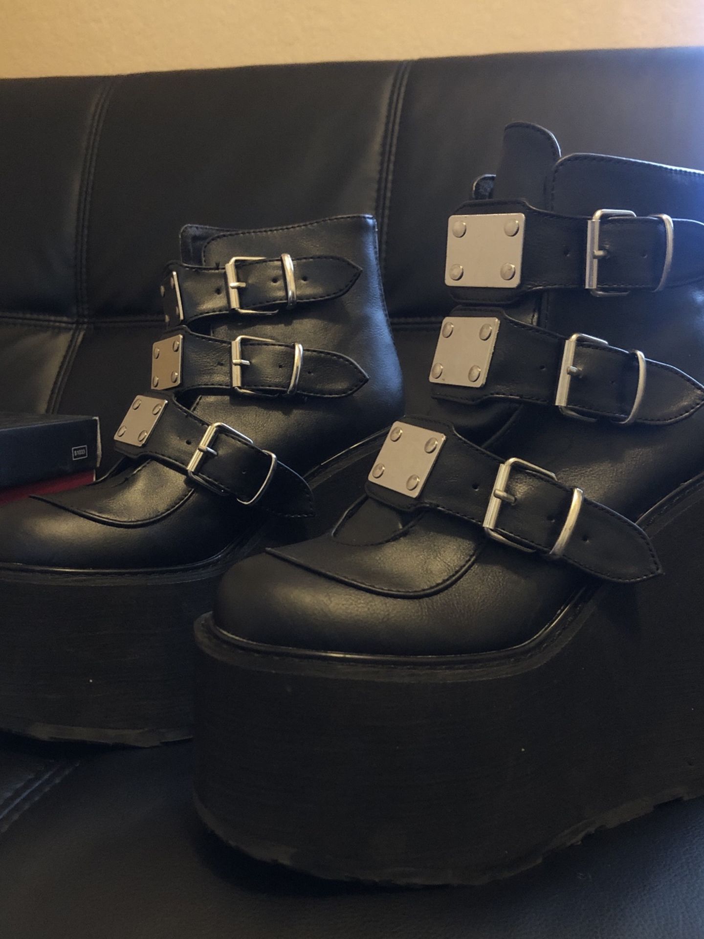 Never Worn Demonia Low Trinity Platform Boots for Sale in Lehigh Acres ...