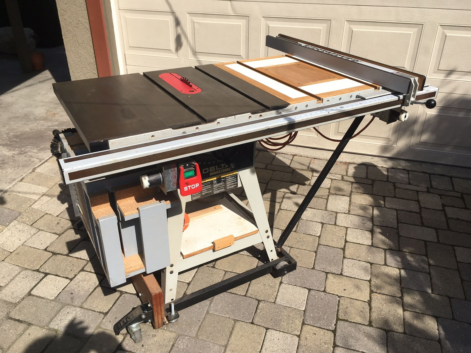 Delta Contractors Table Saw for Sale in Long Beach, CA - OfferUp