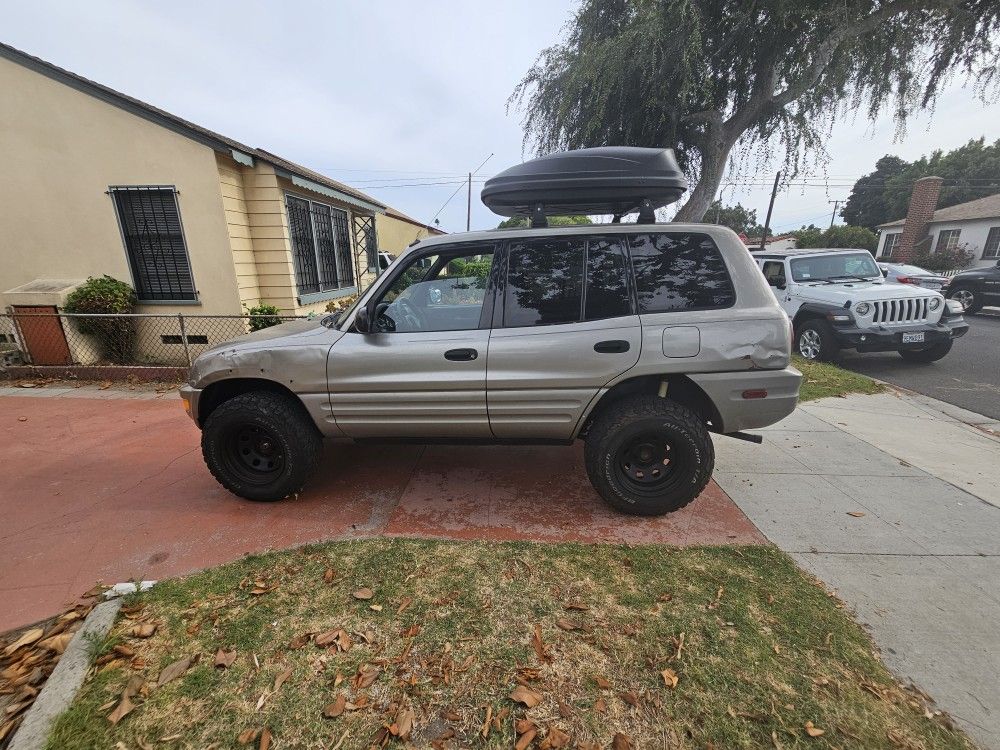 2000 Toyota Rav4 for Sale in Huntington Park, CA - OfferUp