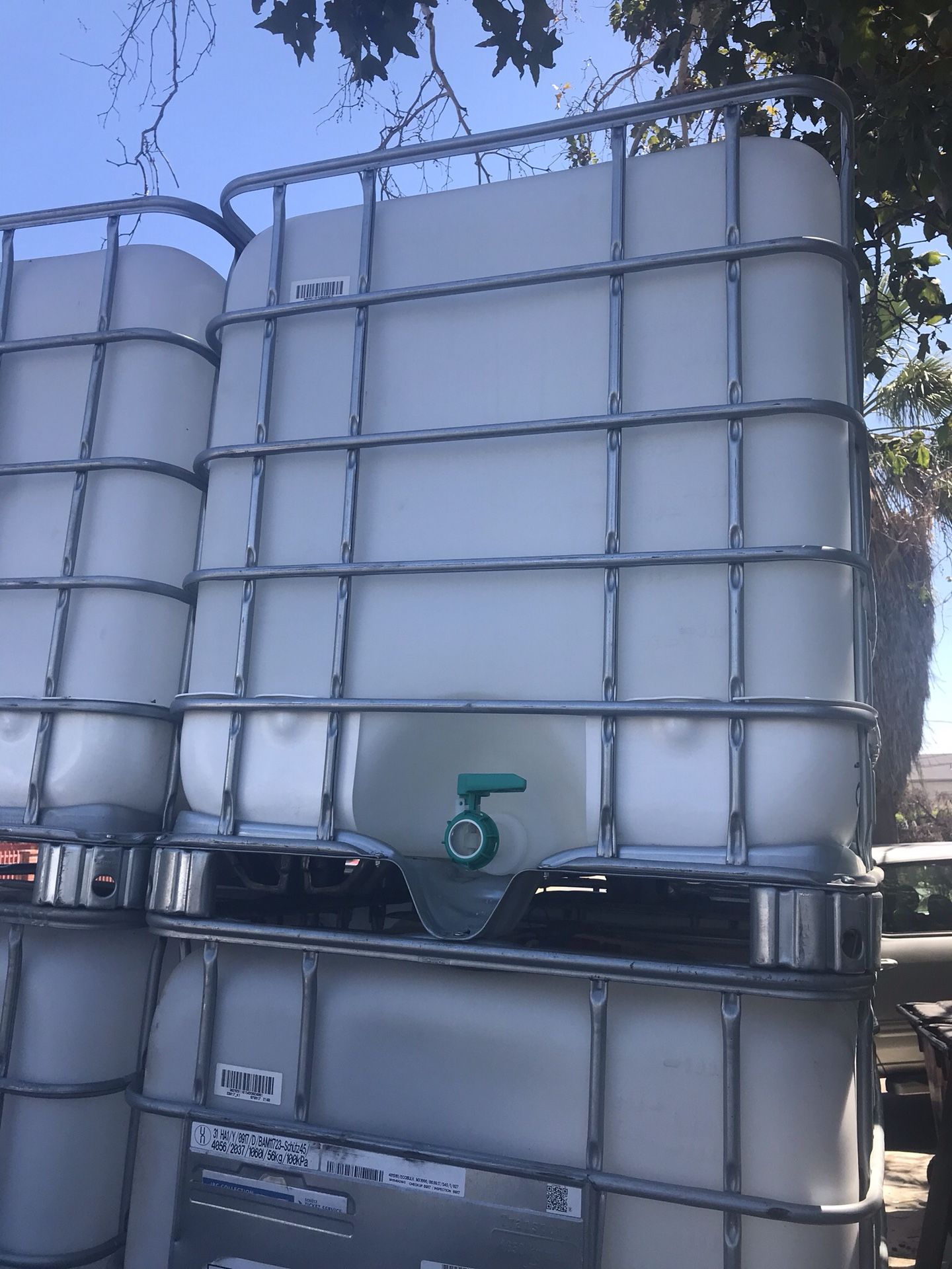 275 Gallon Tanks that are Food Grade, great for Car Wash, Drinking ...
