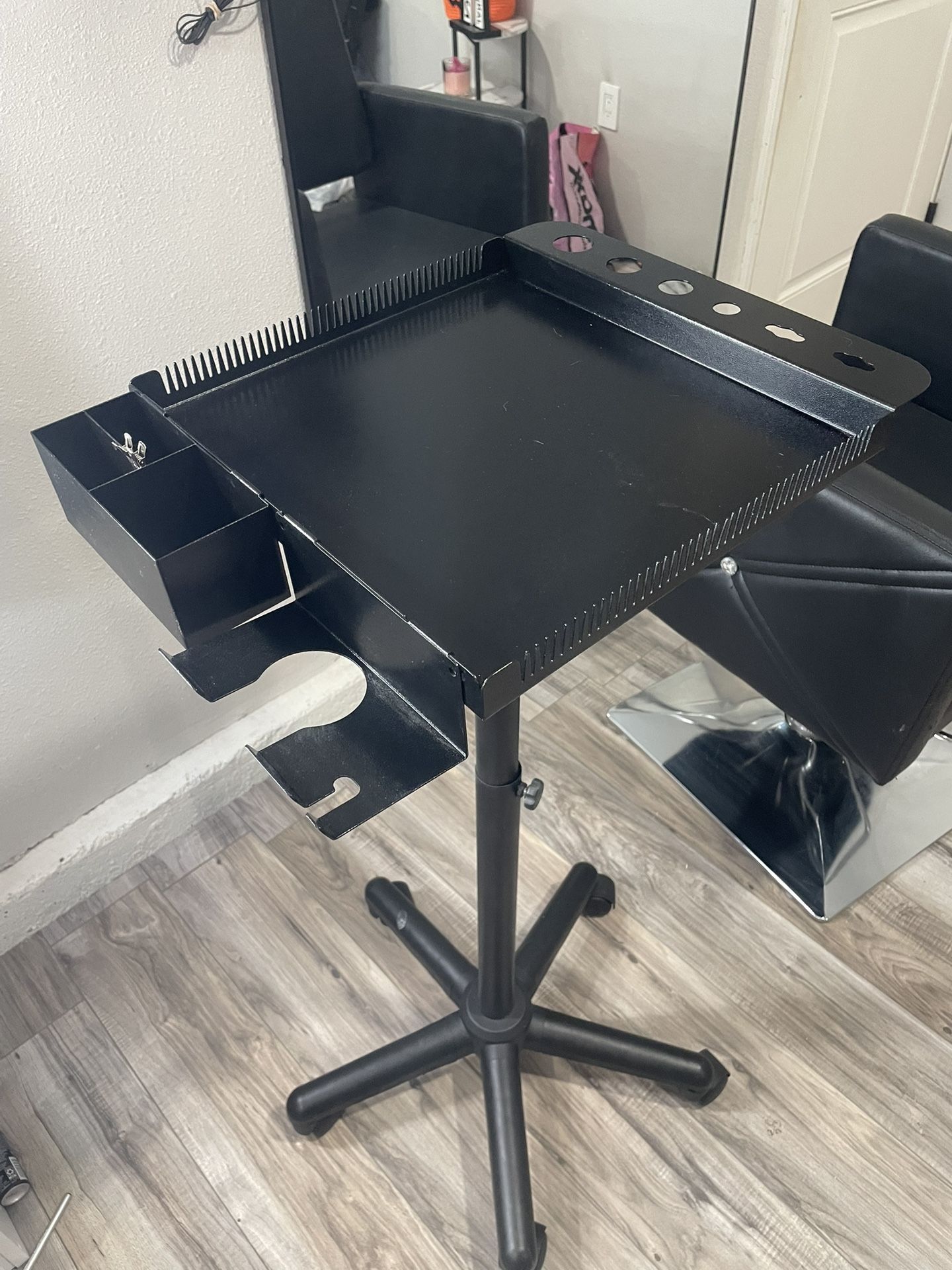 Hair Table for Sale in San Bernardino, CA - OfferUp