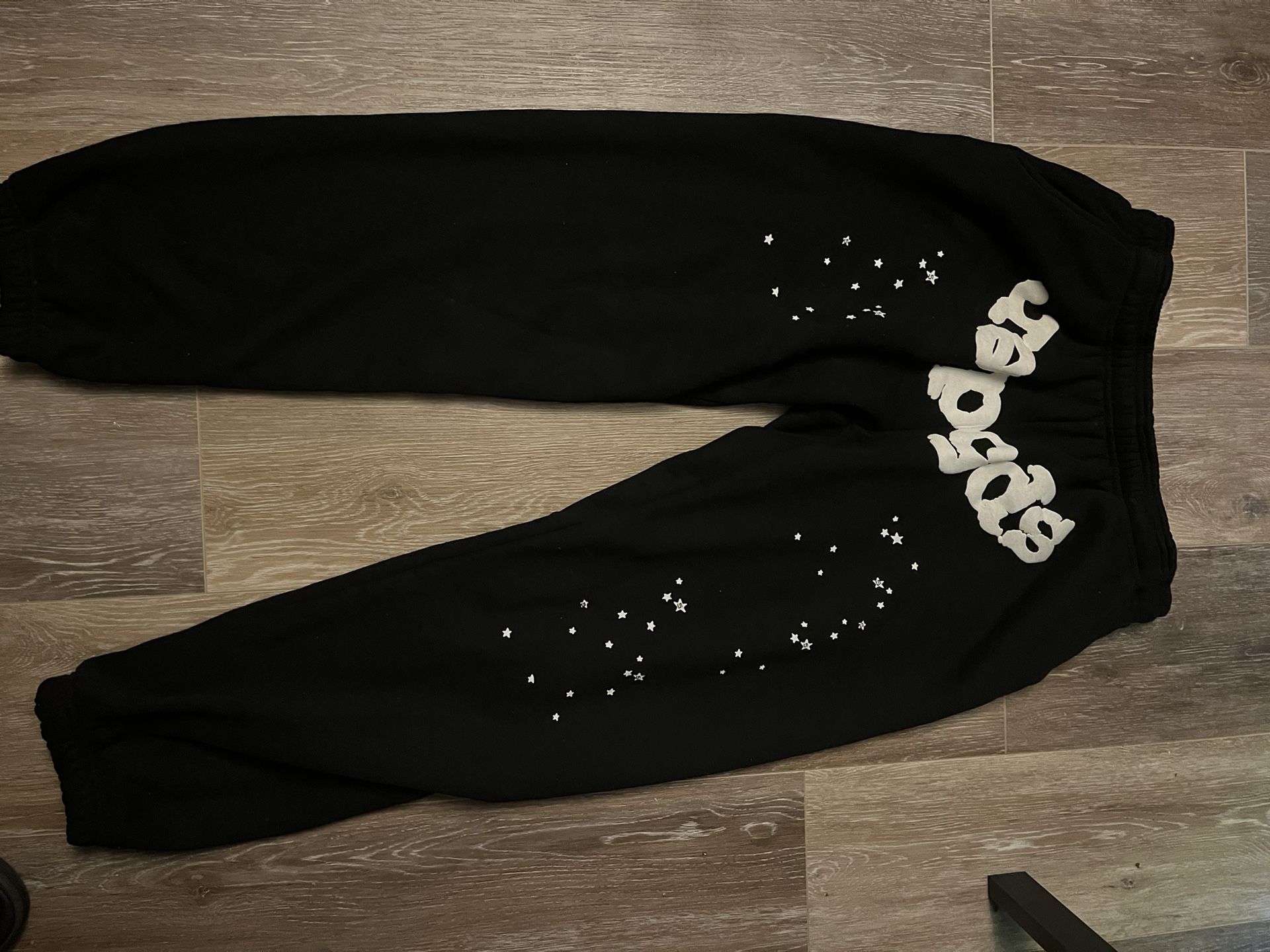 Spider pants size L for Sale in Mansfield, MA - OfferUp