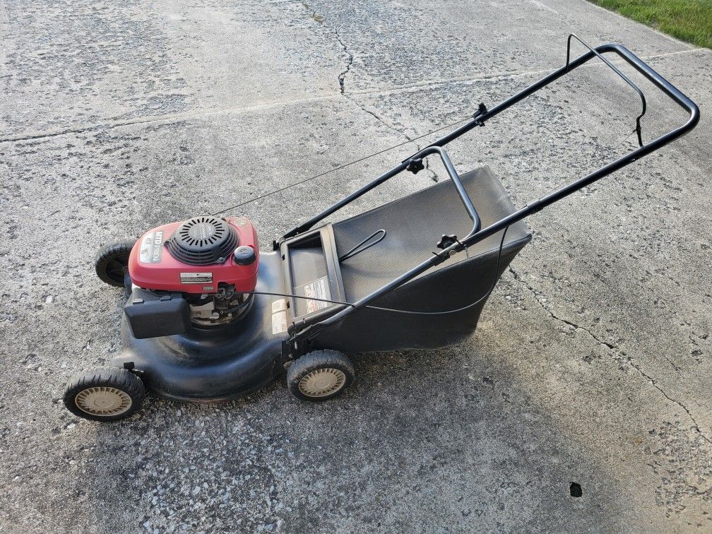 21" MTD Pro Lawnmore for Sale in Oak Forest, IL - OfferUp