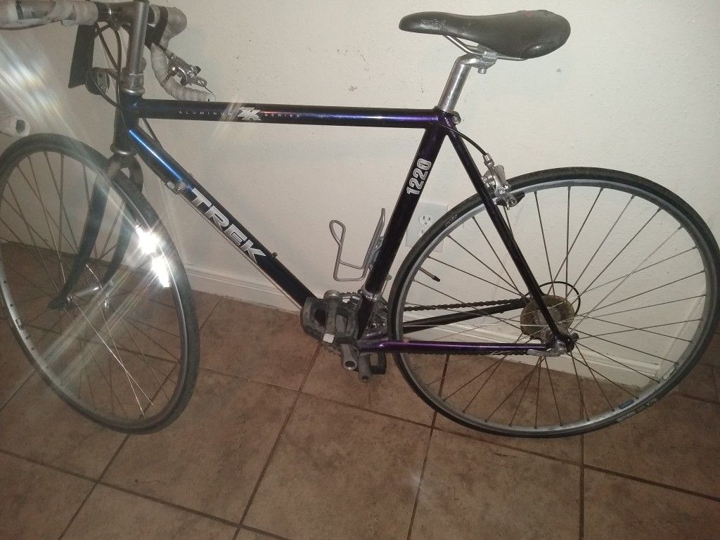 Trek 1220 aluminum zx series bike for Sale in Houston, TX - OfferUp