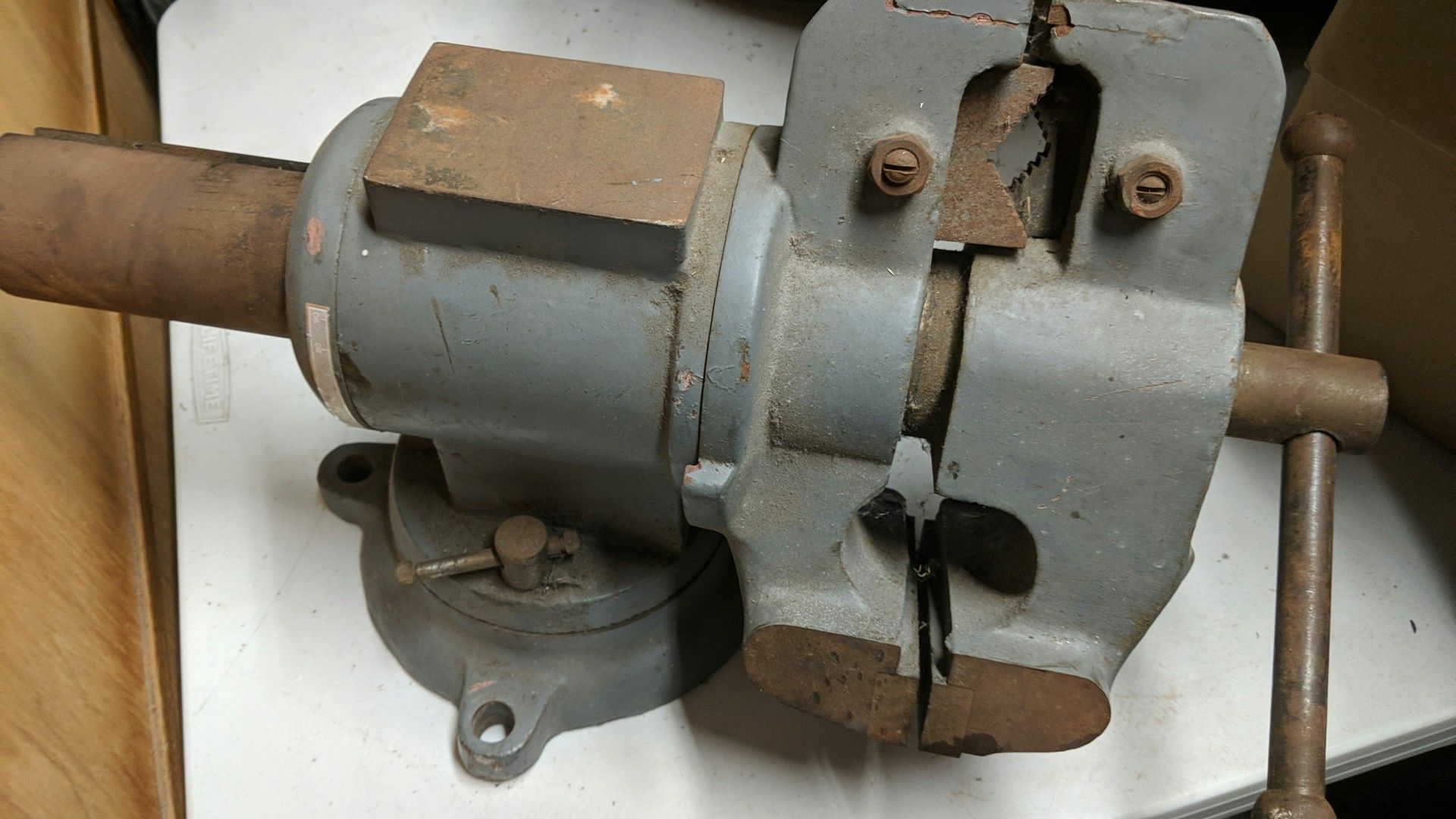 Allied brand multi-purpose bench vise 120mm for Sale in La Mirada, CA ...