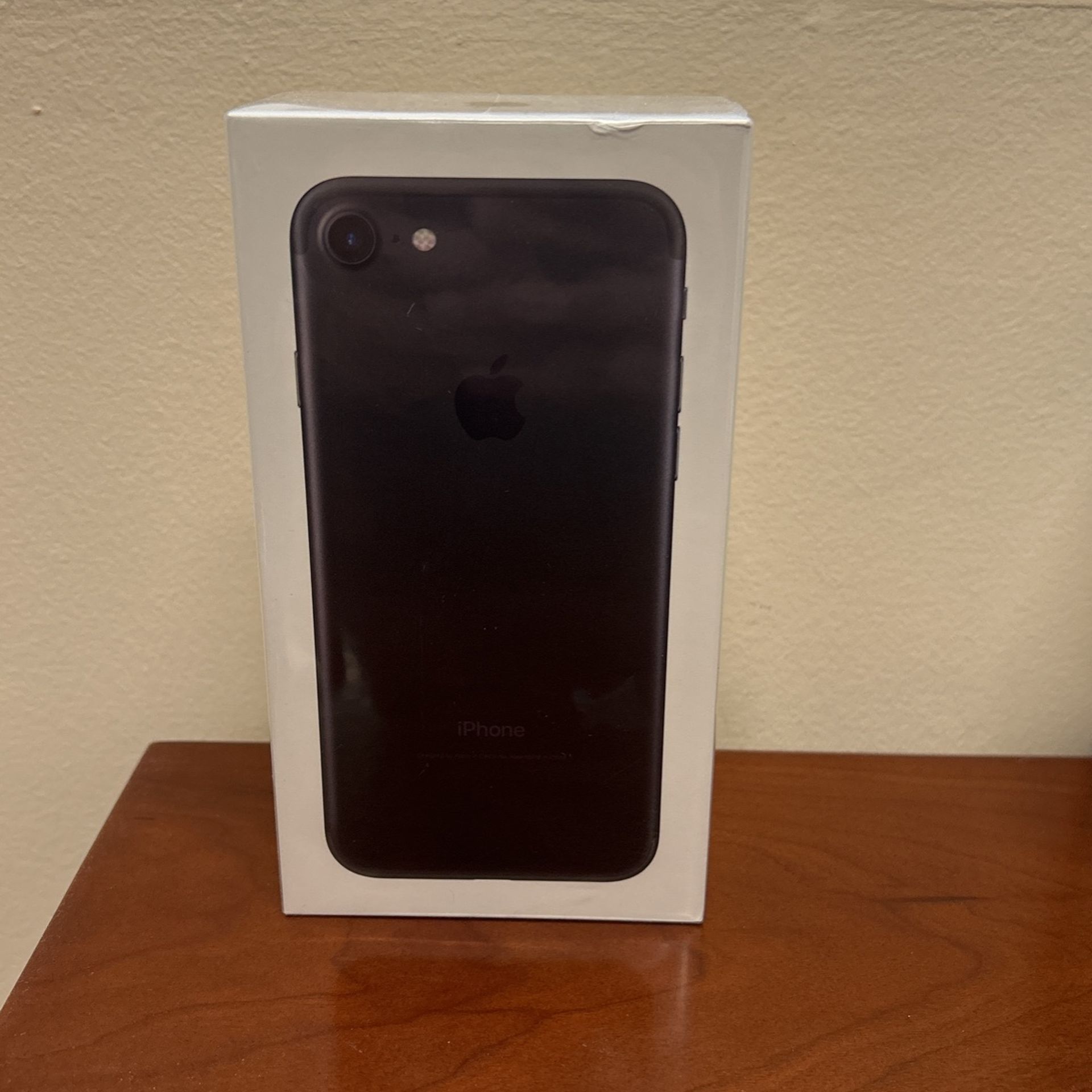 iPhone 7 32GB- Jet Black for Sale in Fort Lauderdale, FL - OfferUp