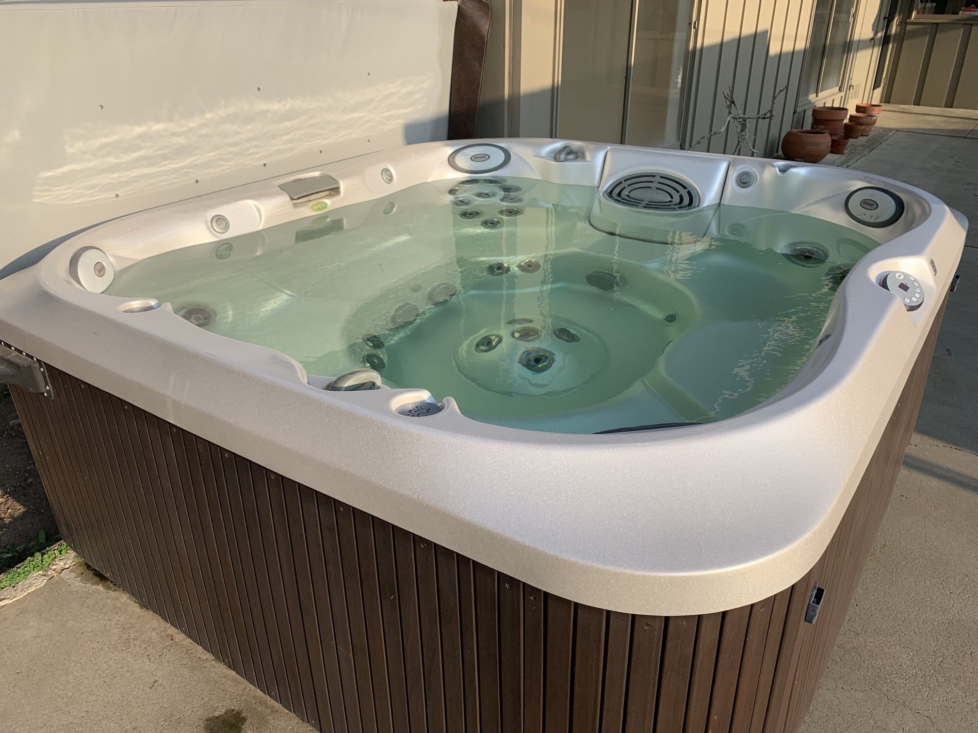 Jacuzzi 50th Anniversary Edition 8 Person Spa Hot Tub for Sale in San ...