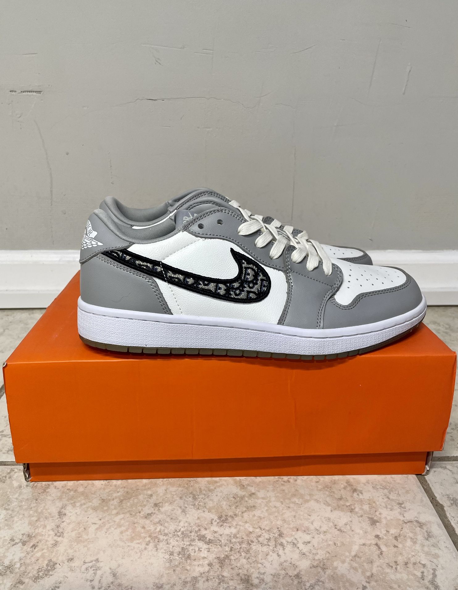 Jordan’s 1s “DIOR” Size 9.5 Brand New for Sale in Brooklyn, NY - OfferUp