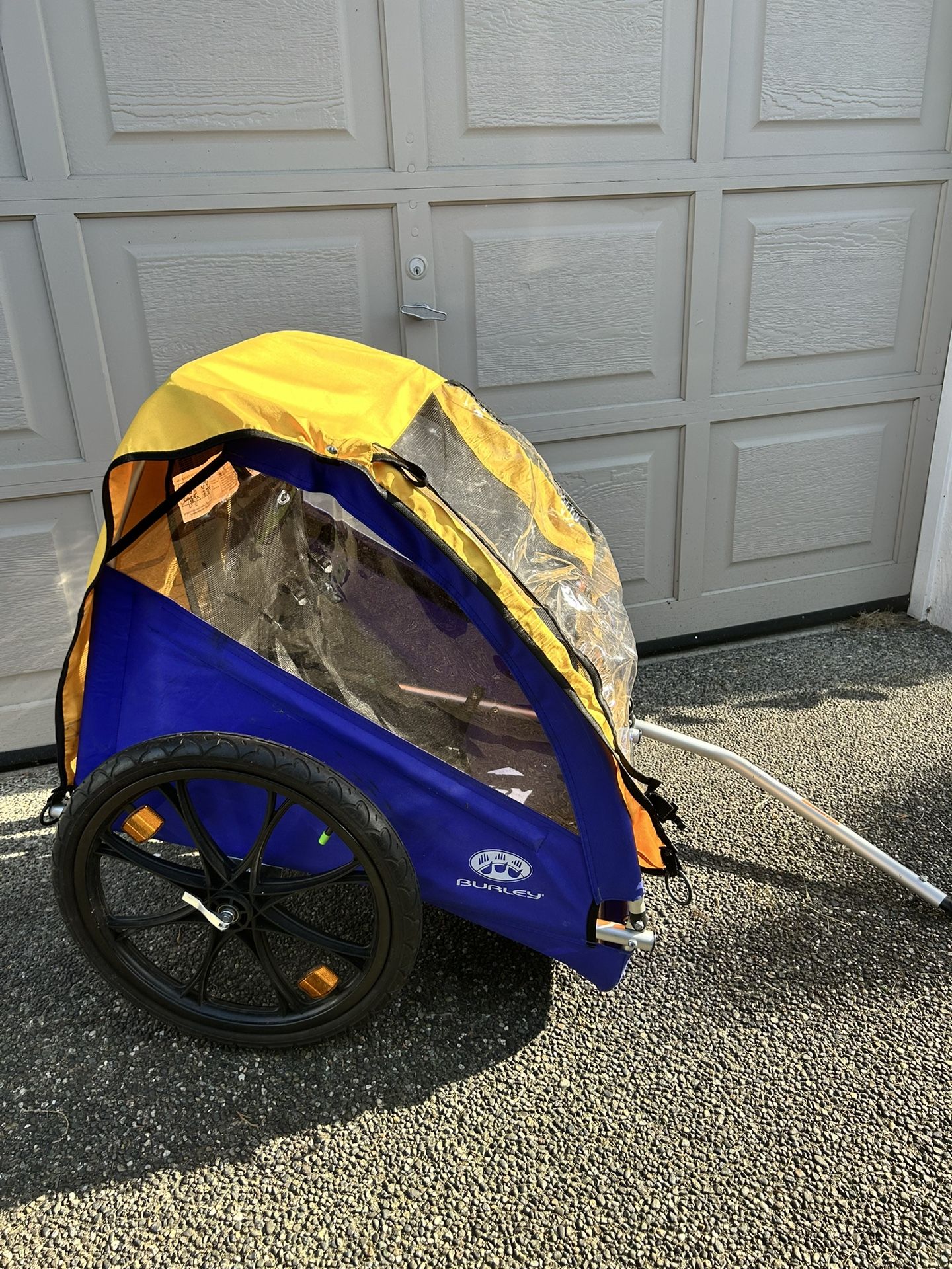 Burley Bee Double Bike Trailer for Sale in Lynnwood, WA - OfferUp