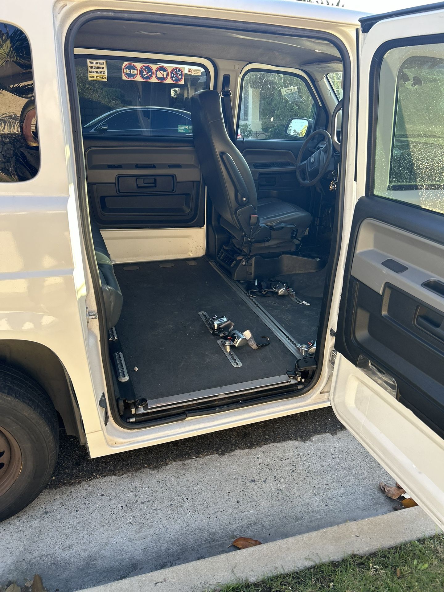 Wheelchair Van CNG 2014 MV-1 for Sale in Inglewood, CA - OfferUp
