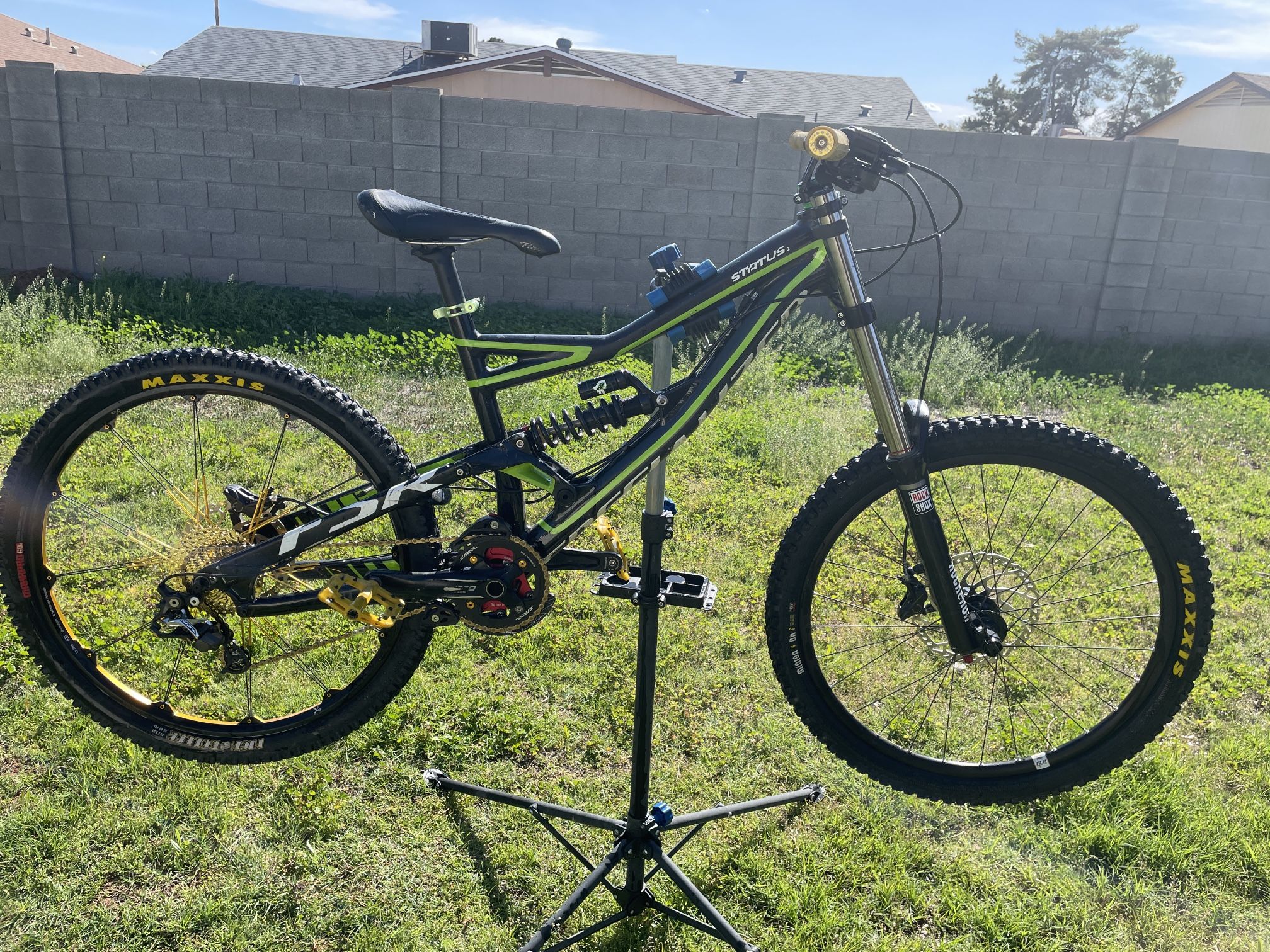 Specialized 2012 Status 1 Downhill Mountain Bike for Sale in Phoenix ...