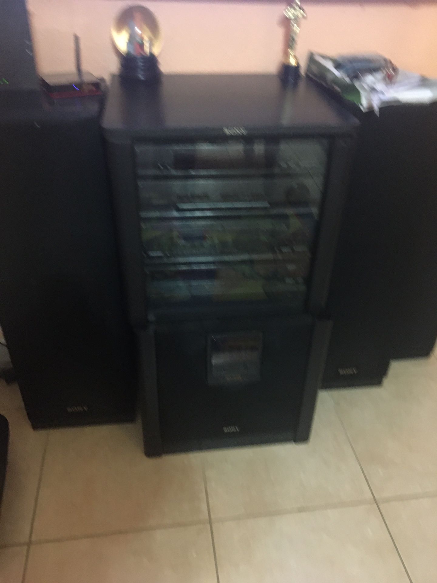 Sony speakers and sound system SEN-R4420 for Sale in Miami, FL - OfferUp