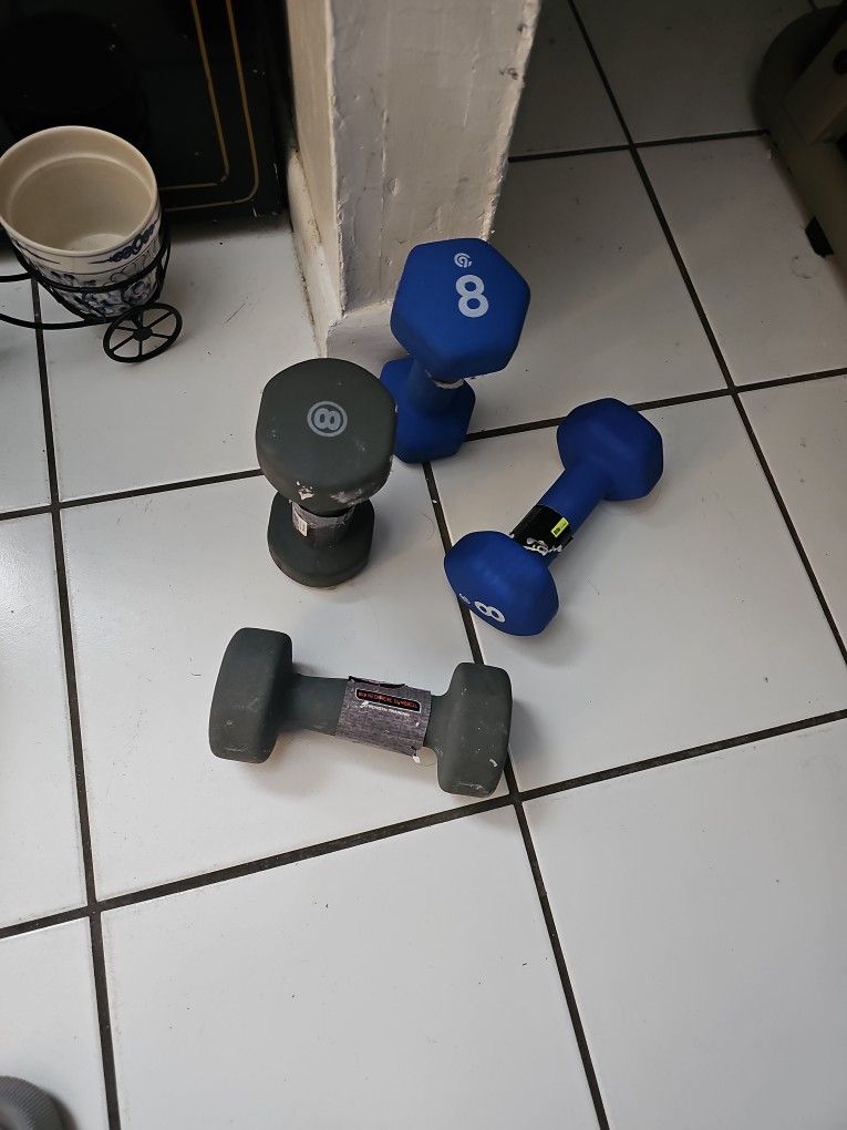 Dumb Bells 2 Sets Of 8lbs for Sale in Hollywood, FL - OfferUp