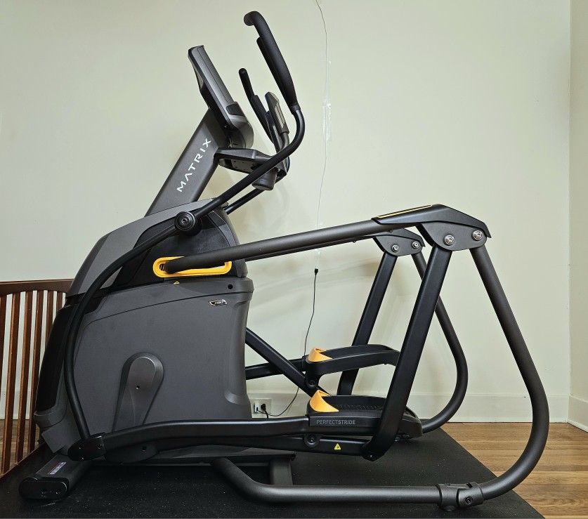 Matrix A50 Elliptical Trainer for Sale in Pittsburgh, PA - OfferUp