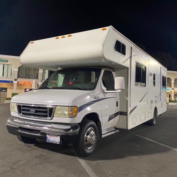 2003 FORD F450 CLASS C RV for Sale in Los Angeles, CA - OfferUp