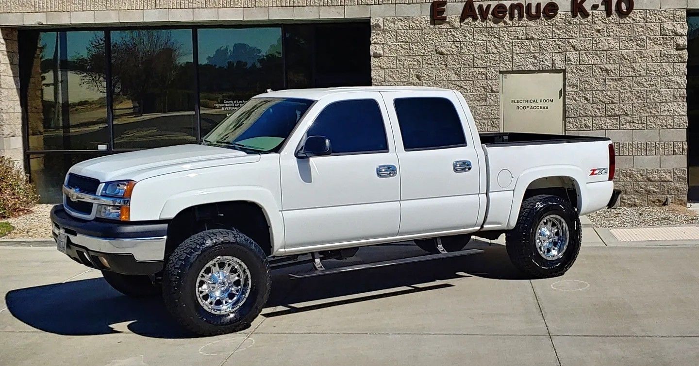 2004 Chevrolet Silverado for Sale in Lancaster, CA - OfferUp