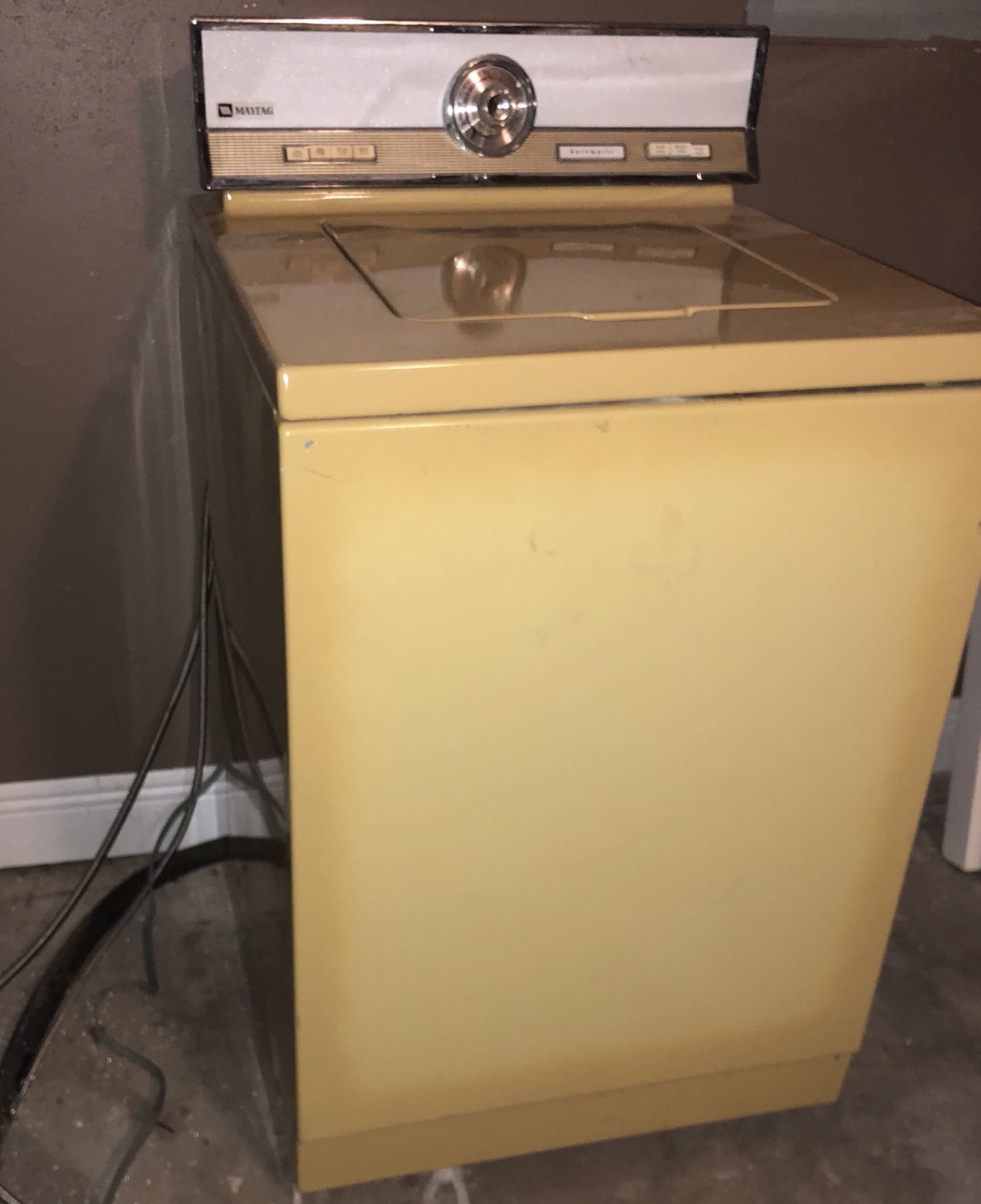 Vintage 1960s Maytag Washing Machine in Harvest Gold for Sale in ...