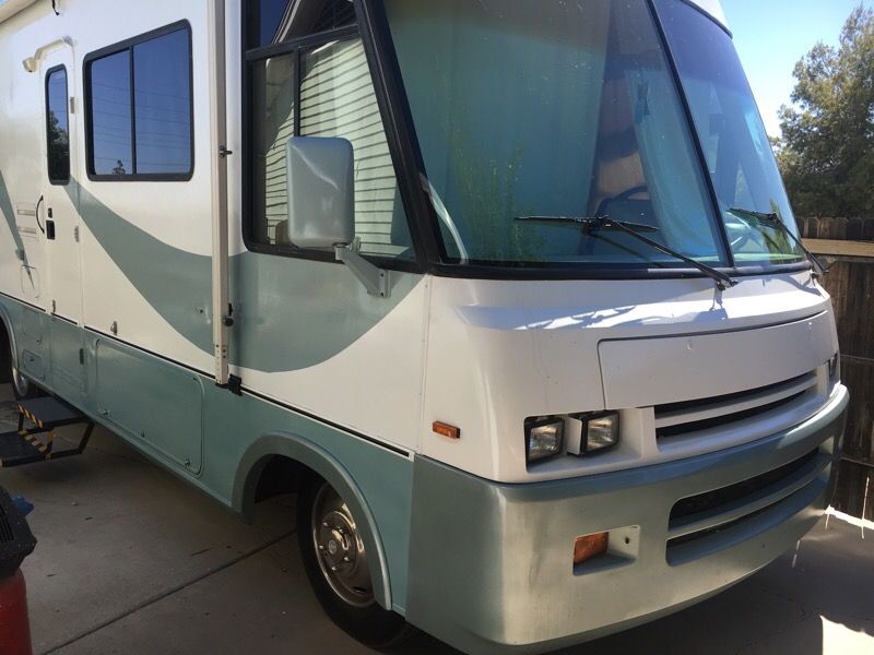 Cost Right Side Windshield 1994 Winnebago Adventurer