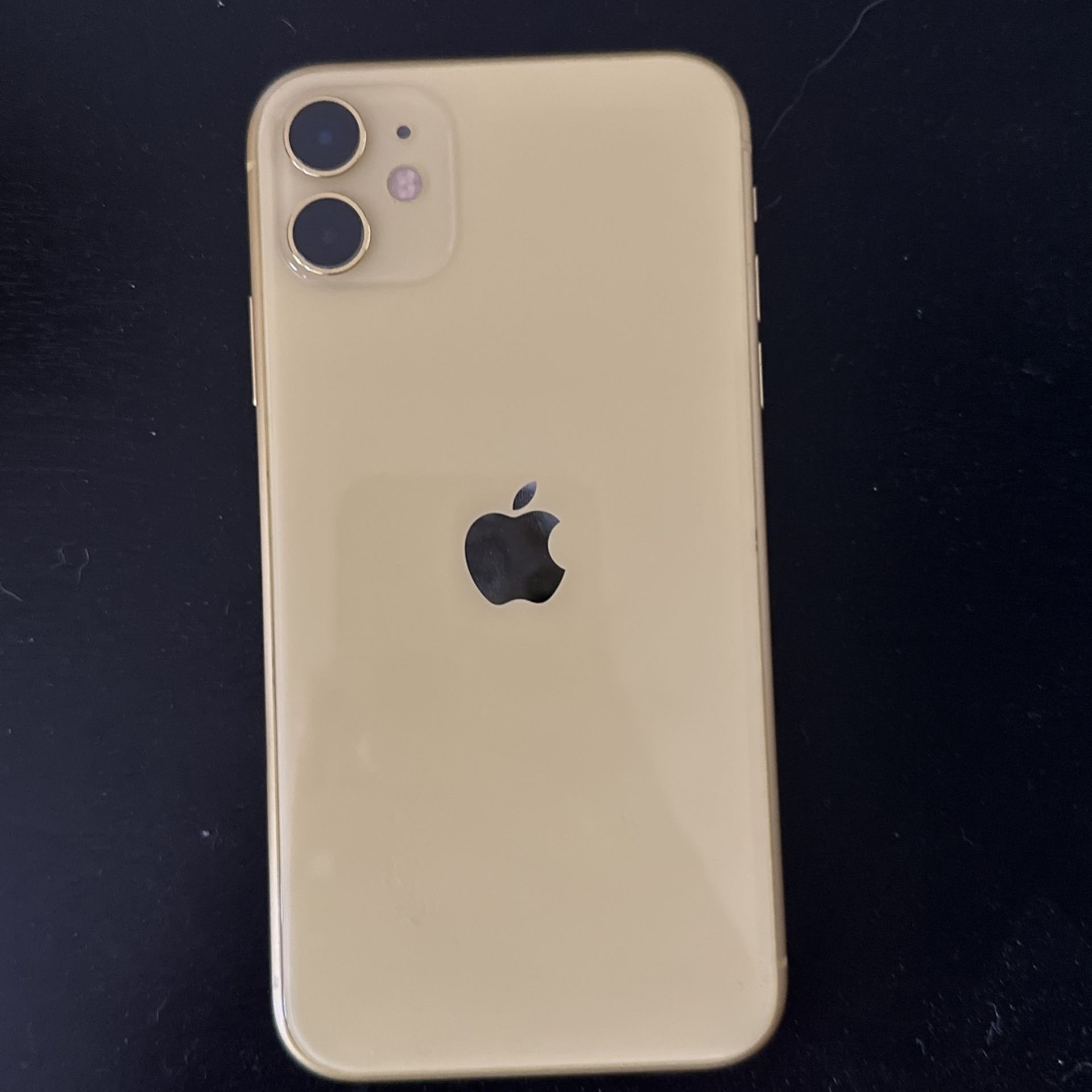 Yellow iphone 11 256GB for Sale in San Antonio, TX - OfferUp