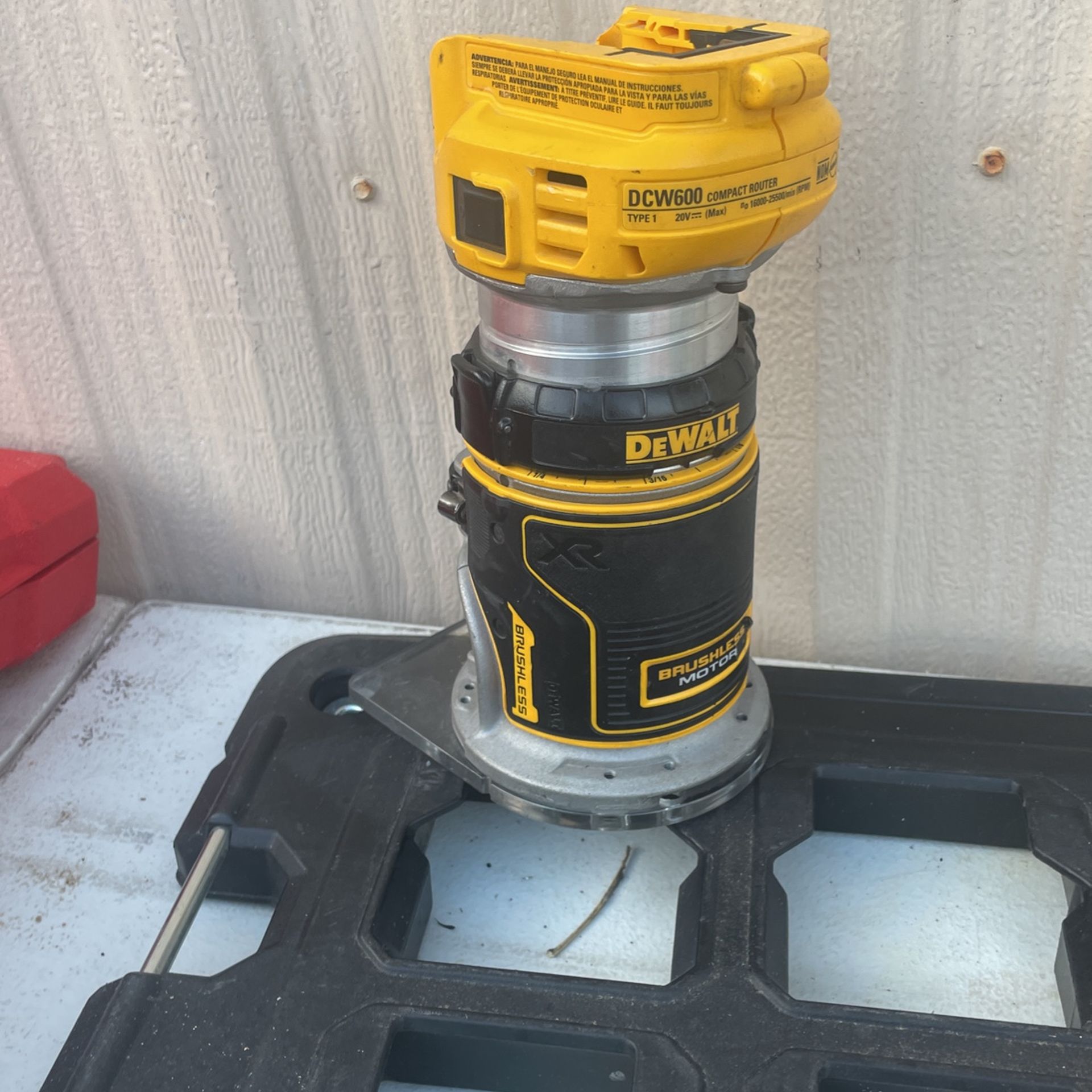 DEWALT 20V MAX XR Cordless Brushless Fixed Base Compact Router (Tool ...