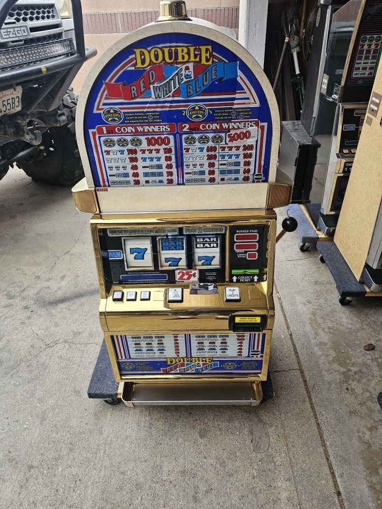 IGT SLOT MACHINE (Double Red White And Blue ) for Sale in Lakewood, CA ...