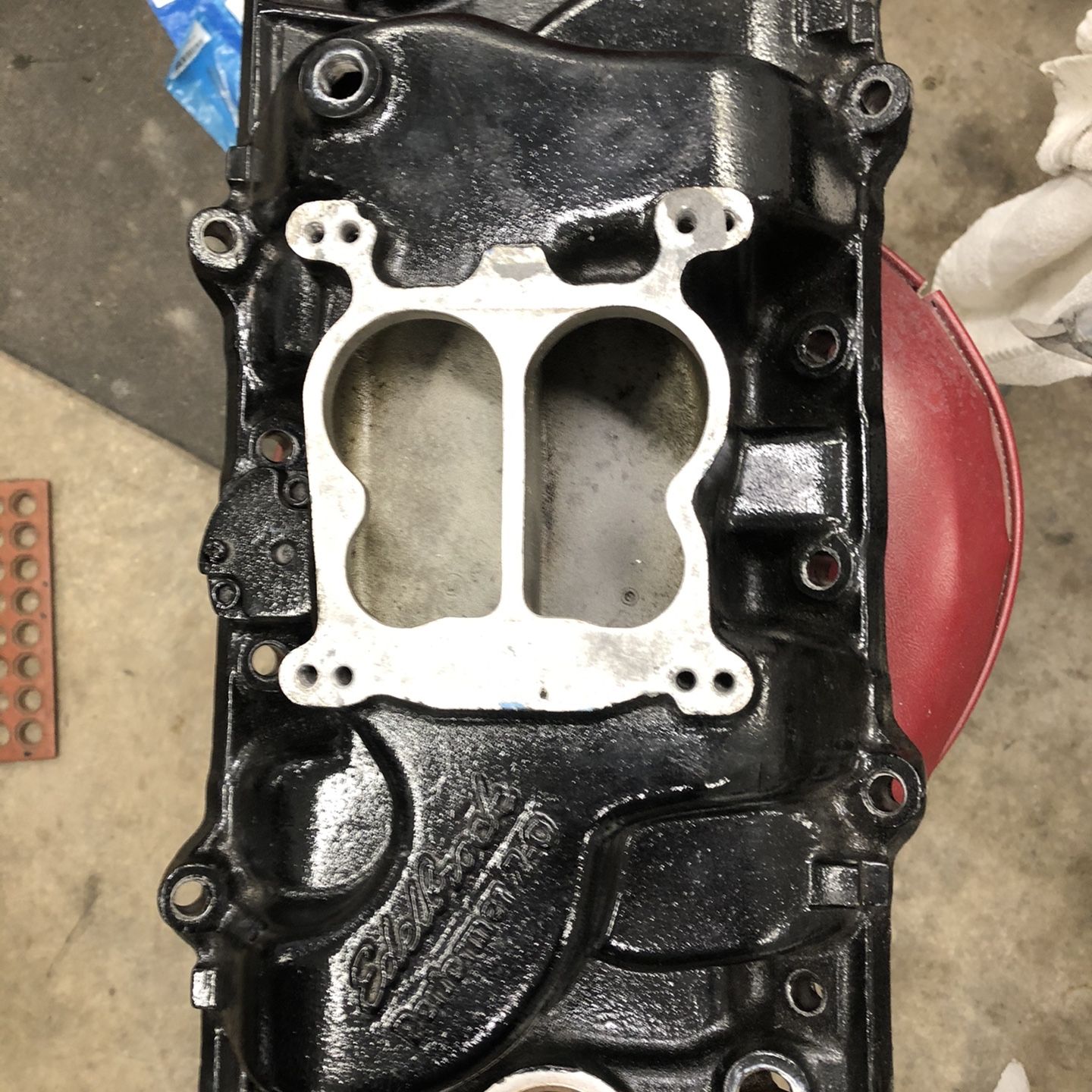 BBC///Intake manifold/bbc/Edelbrock performer 2.0 for Sale in Port ...
