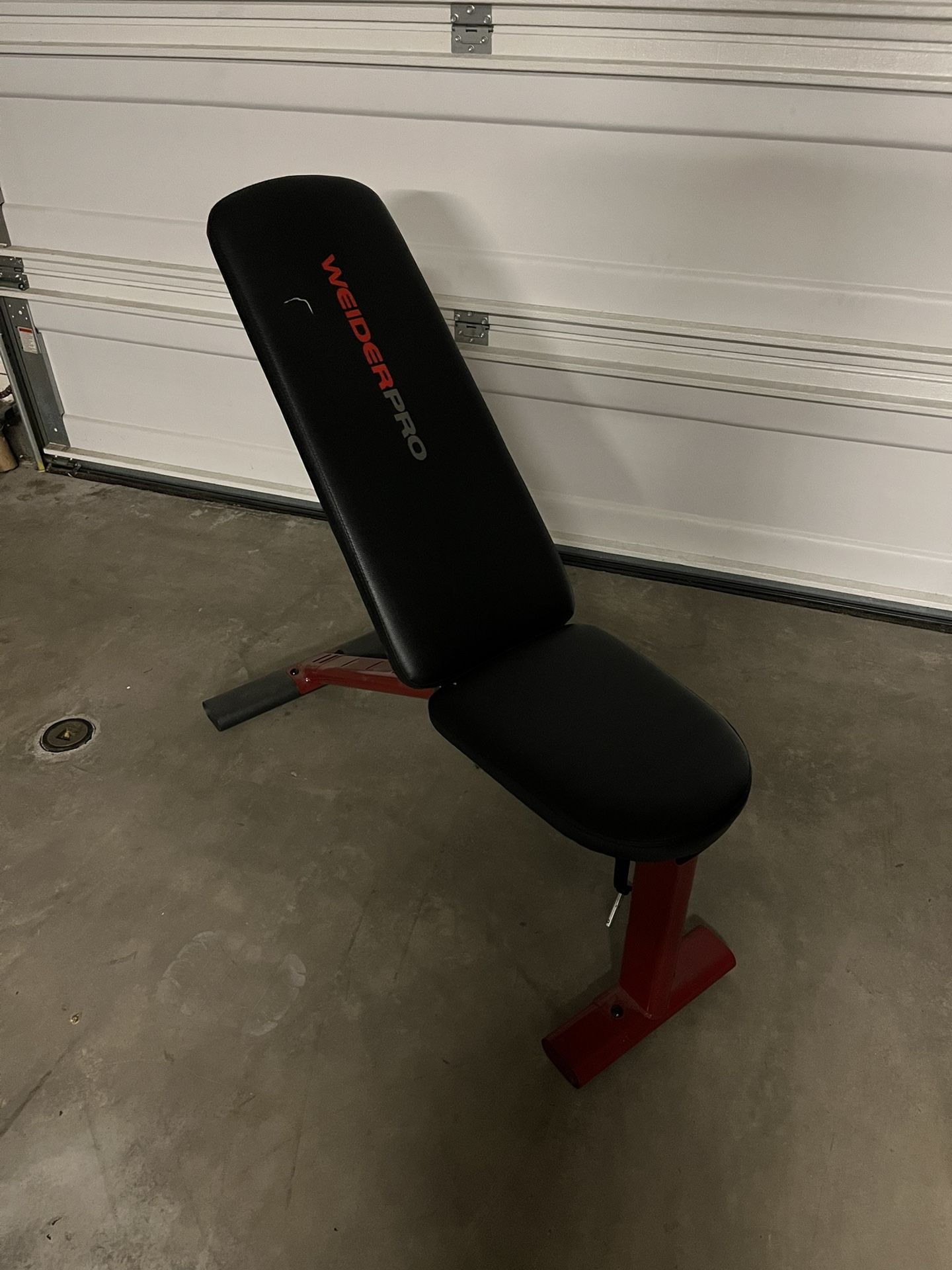 Weider Pro Bench Adjustable for Sale in Arrowhed Farm, CA - OfferUp
