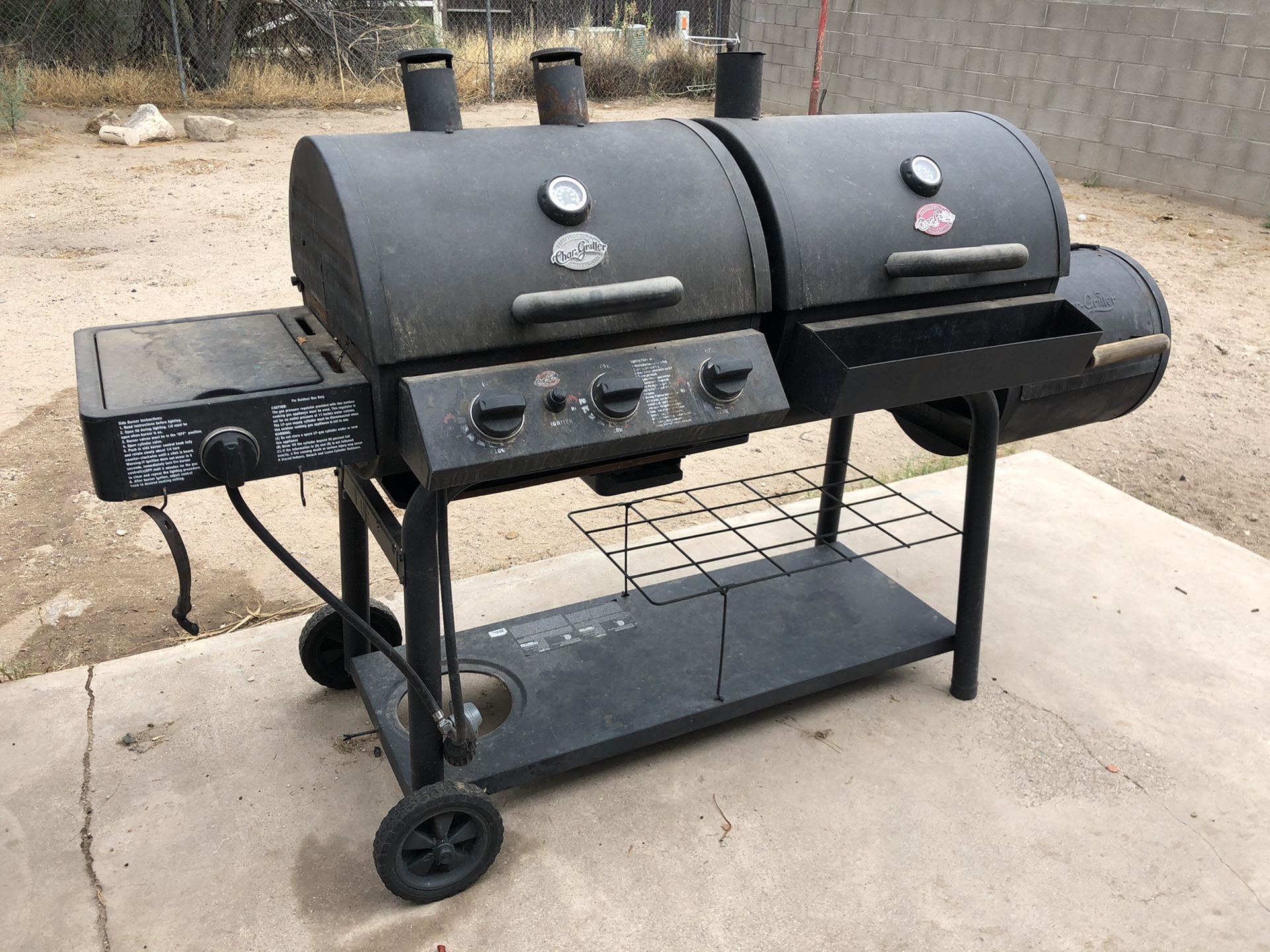 Grille / asador / smoker for Sale in Tucson, AZ - OfferUp