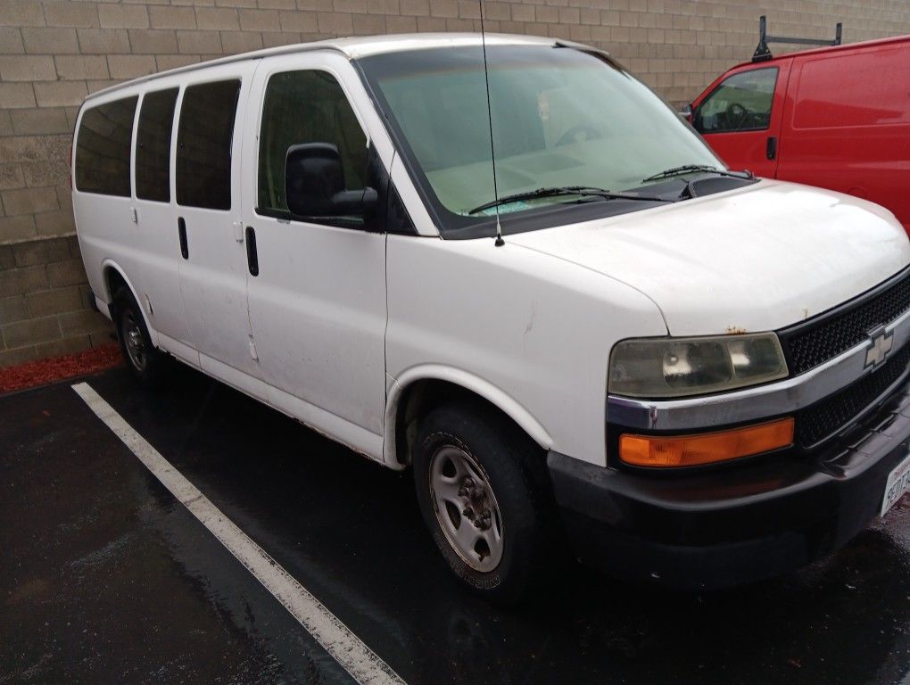 2004 Chevrolet Express for Sale in Lincoln Acres, CA - OfferUp