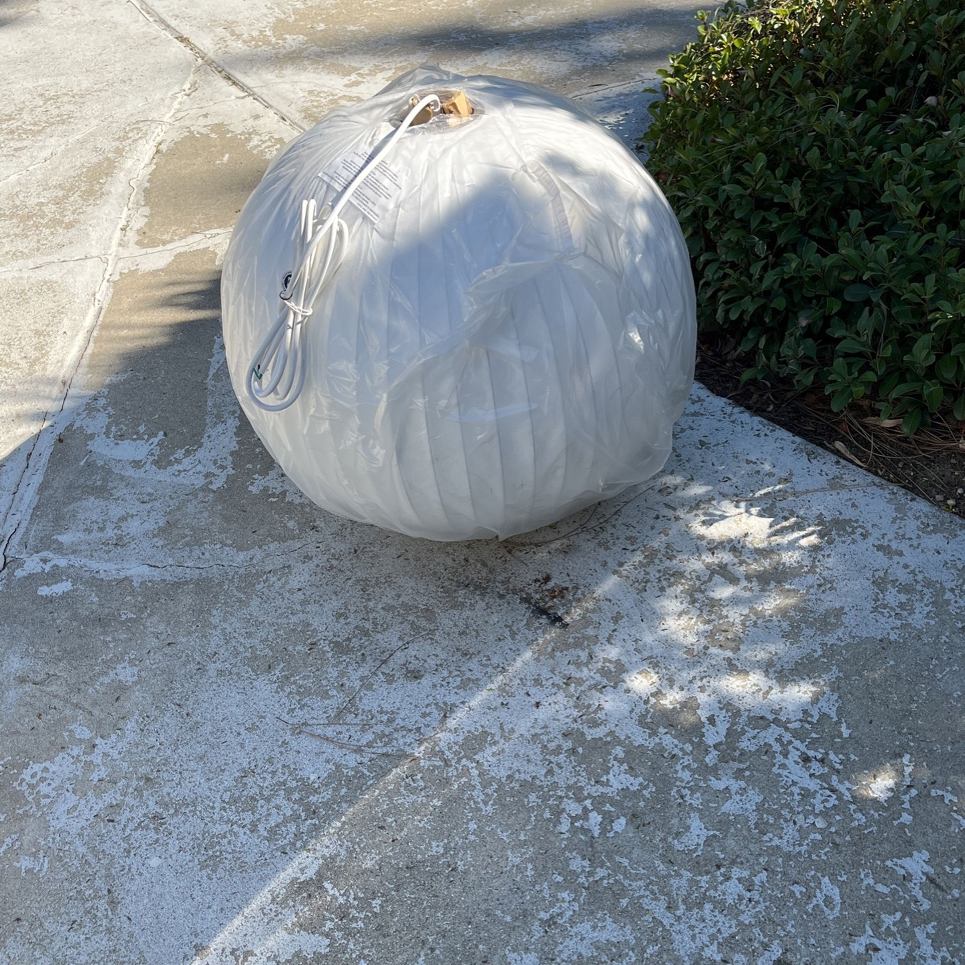 Brand New Herman Miller, Large Bubble Lamp Brand new Herman Miller ...