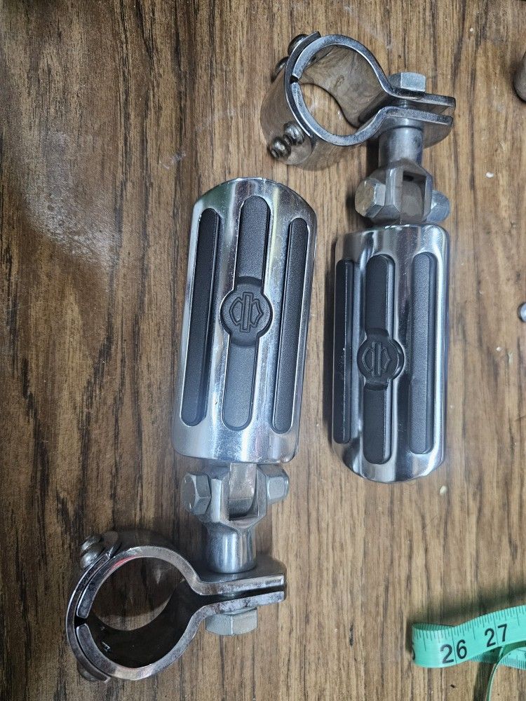 OEM Harley Chrome / Black Rubber Bar & Shield Clamp On Highway Slanted ...
