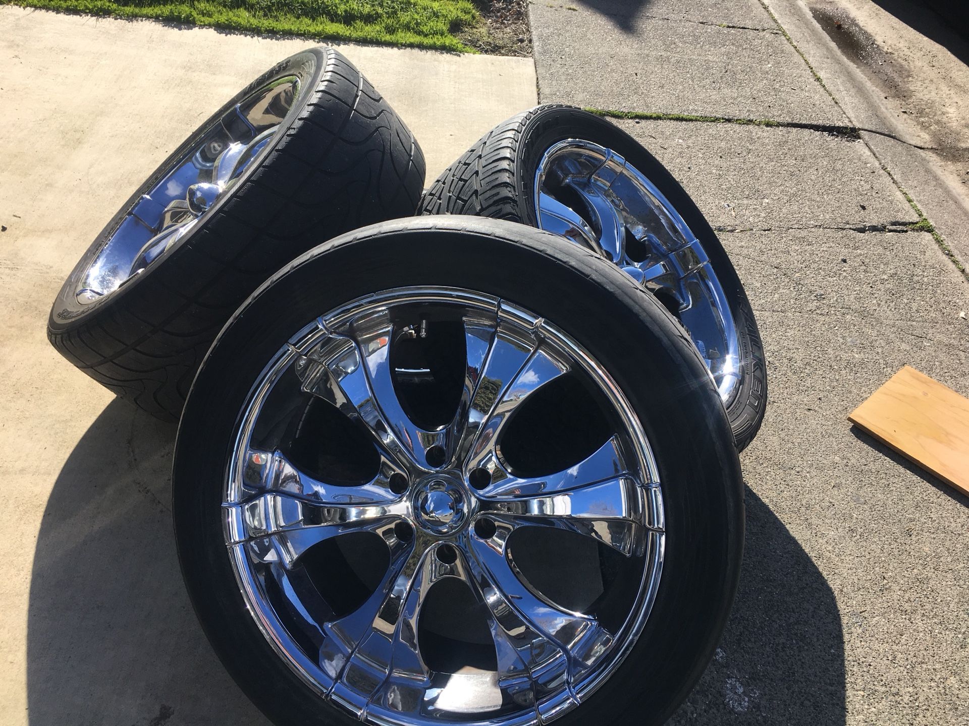 22 inch rims for Sale in Sacramento, CA - OfferUp