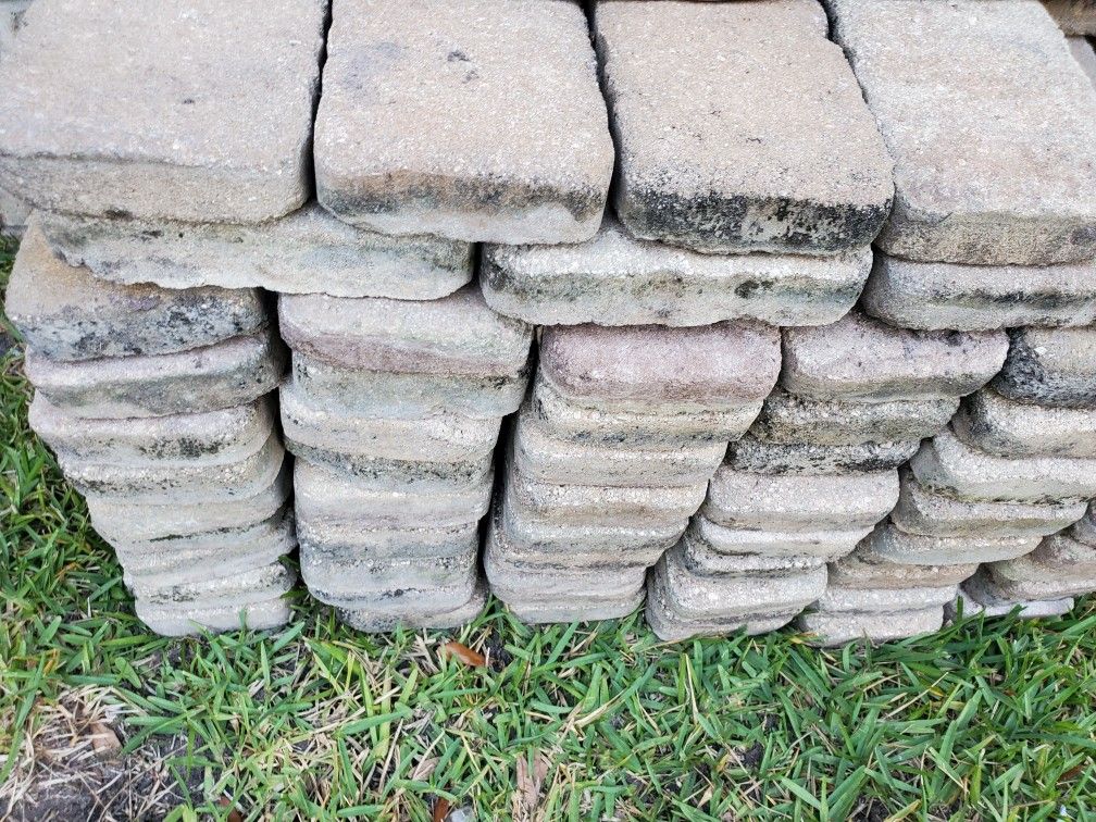 9-in L x 6-in W x 2-in H Rectangle Veranda Concrete Patio Stone 125pcs ...