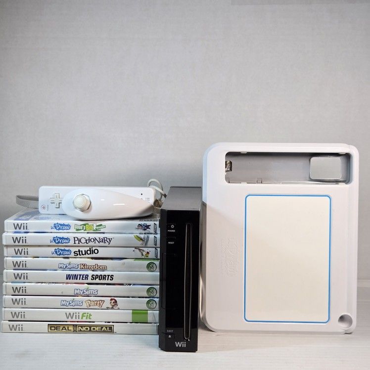 Nintendo Wii Bundle (Gamecube Backward-compatible) for Sale in Fresno ...