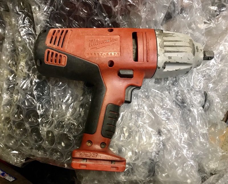 Milwaukee 28 impact wrench m28 v28 cordless battery heavy duty m18 ...