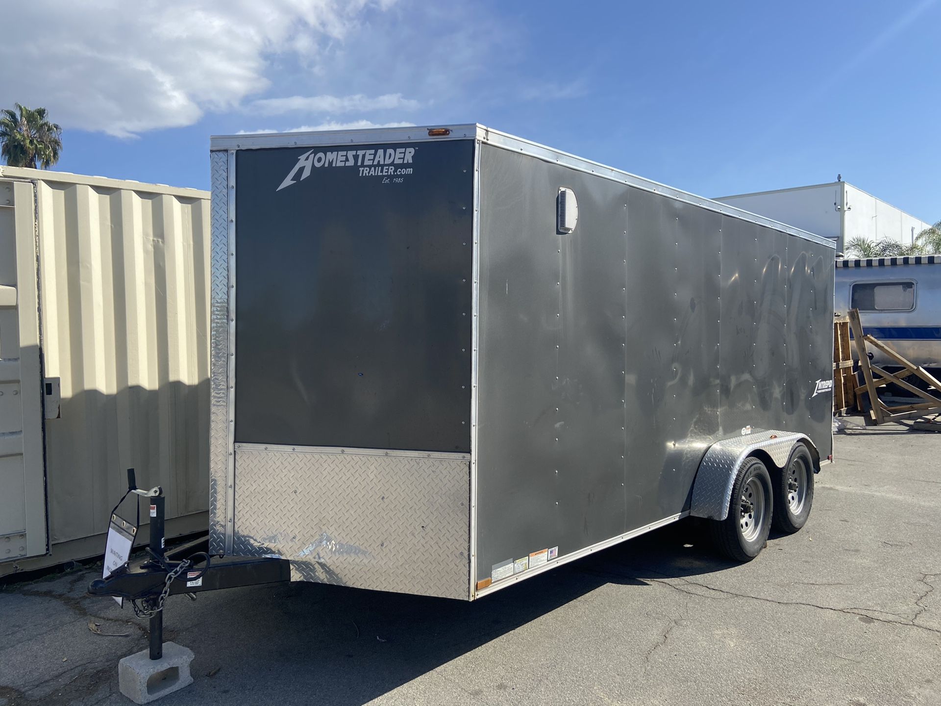 Homesteader 2019 enclosed trailer 16’ x 7’ for Sale in Costa Mesa, CA ...